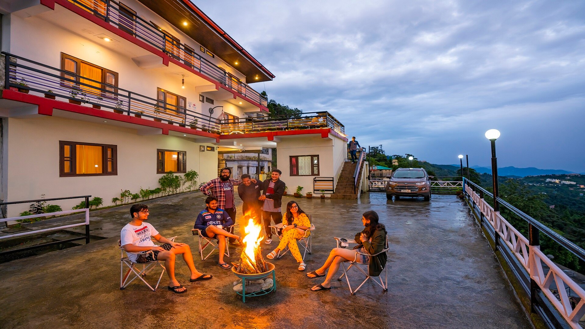 goSTOPS Mussoorie Library Road | Mussoorie Hostel BOOK @ ₹1