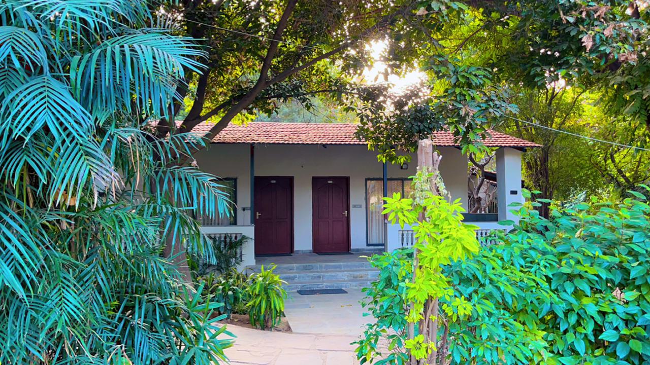 Hotel Botanix Nature Resort 헕헢헢헞 Sohna Hotel