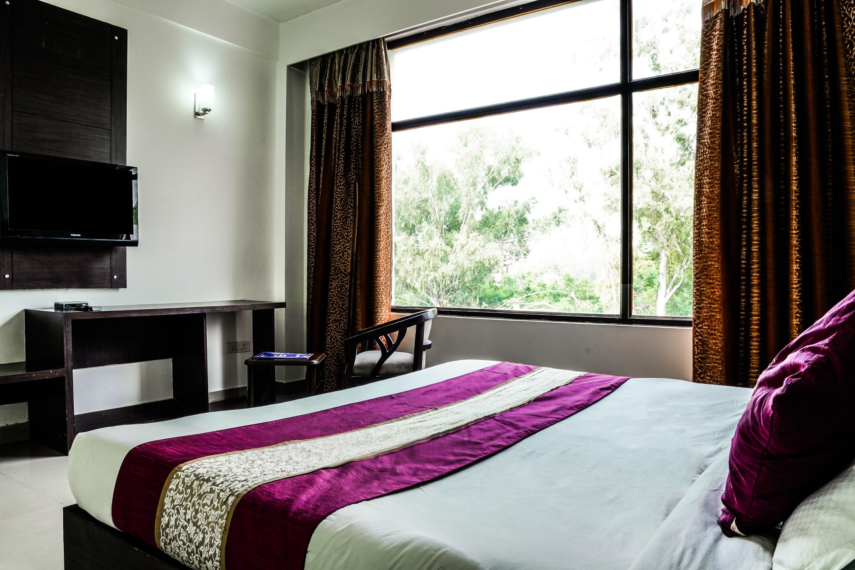 Hotel Madhu Resorts Agra Apart-hotel Price, Address & Reviews