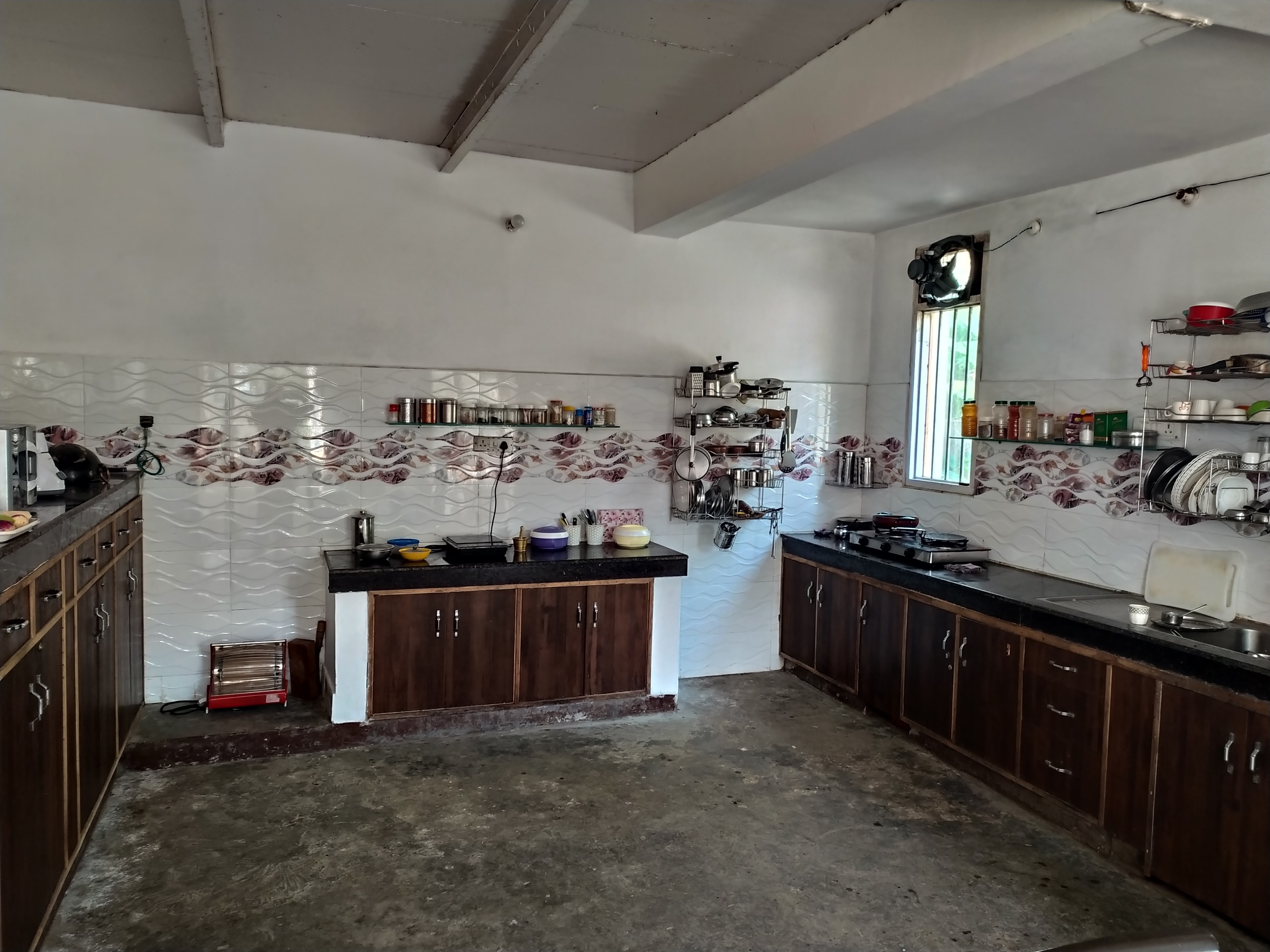 The Silver Oak Homestay | Rooms | WiFi | Parking 𝗕𝗢𝗢𝗞 Shimla Homestay ...