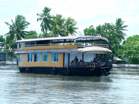 Houseboats in Alleppey - Get 25%-50% OFF on Alleppey Houseboats