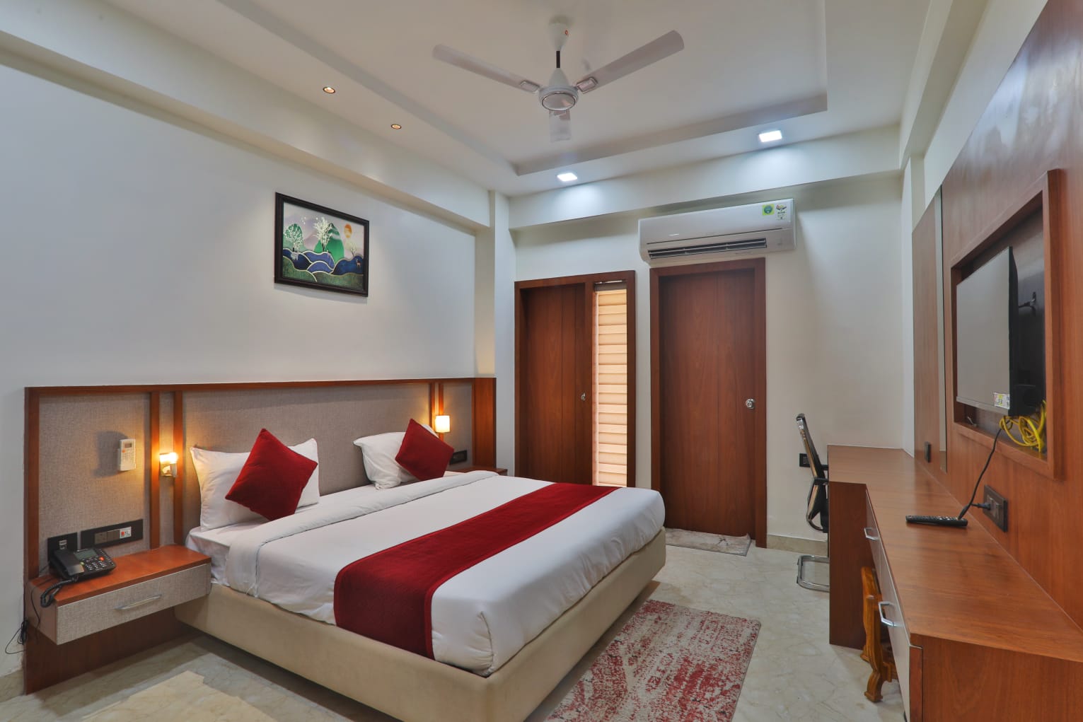 Hotel The R S Grand Agra - Reviews, Photos & Offer