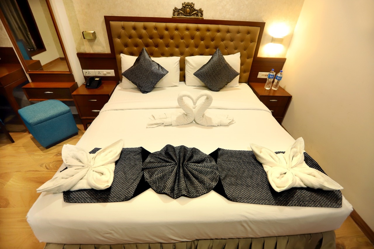 JALSA HOTEL & BANQUETS 𝗕𝗢𝗢𝗞 Indore Hotel 𝘄𝗶𝘁𝗵 𝗙𝗥𝗘𝗘 𝗖𝗮𝗻𝗰𝗲𝗹𝗹𝗮𝘁𝗶𝗼𝗻