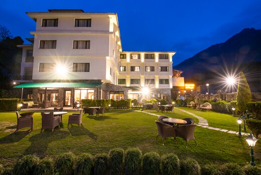 Rock Manali By Vivaan Centrally Heated River Side Resort 𝗕𝗢𝗢𝗞 Manali Hotel 𝘄𝗶𝘁𝗵 𝗙𝗥𝗘𝗘 𝗖𝗮𝗻𝗰𝗲𝗹𝗹𝗮𝘁𝗶𝗼𝗻