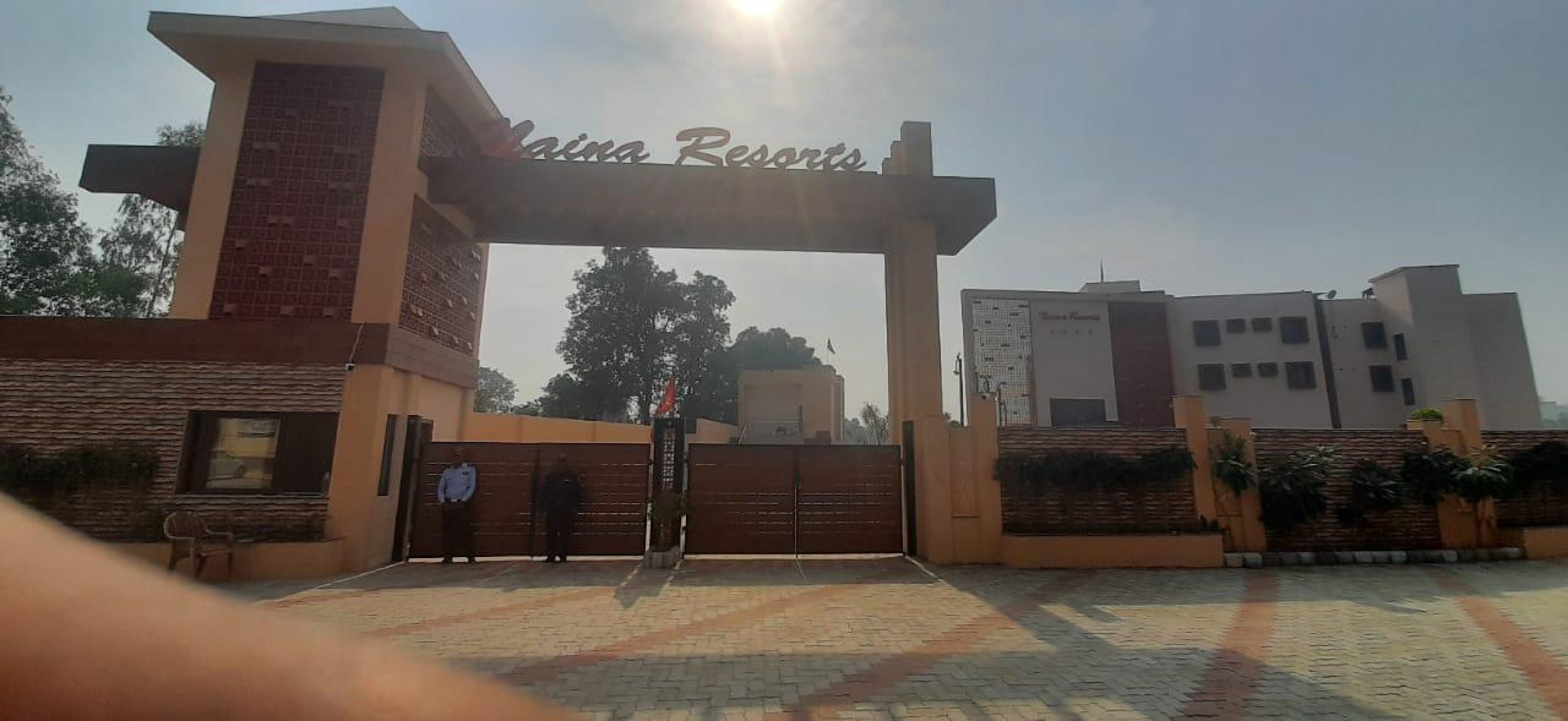 Naina Resort Best Rates on Salon Hotel Deals, Reviews & Photos