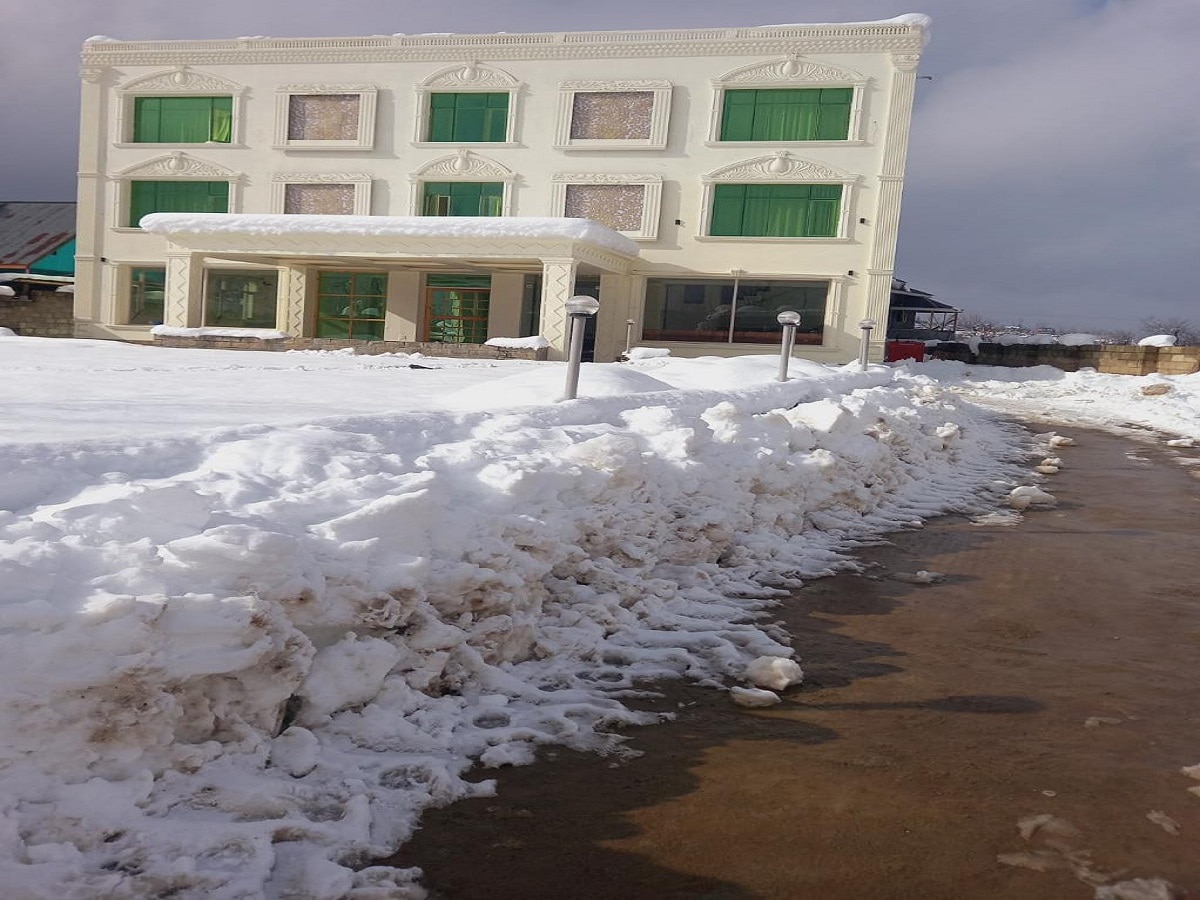 Grand Hill View by Check In Desk 𝗕𝗢𝗢𝗞 Gulmarg Hotel 𝘄𝗶𝘁𝗵 ₹𝟬 𝗣𝗔𝗬𝗠𝗘𝗡𝗧