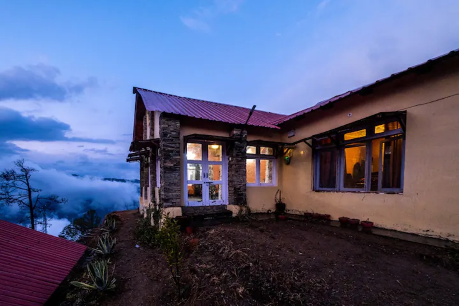 Himalayan Paradise| Boutique room w Binsar view Hotel Binsar - Reviews ...