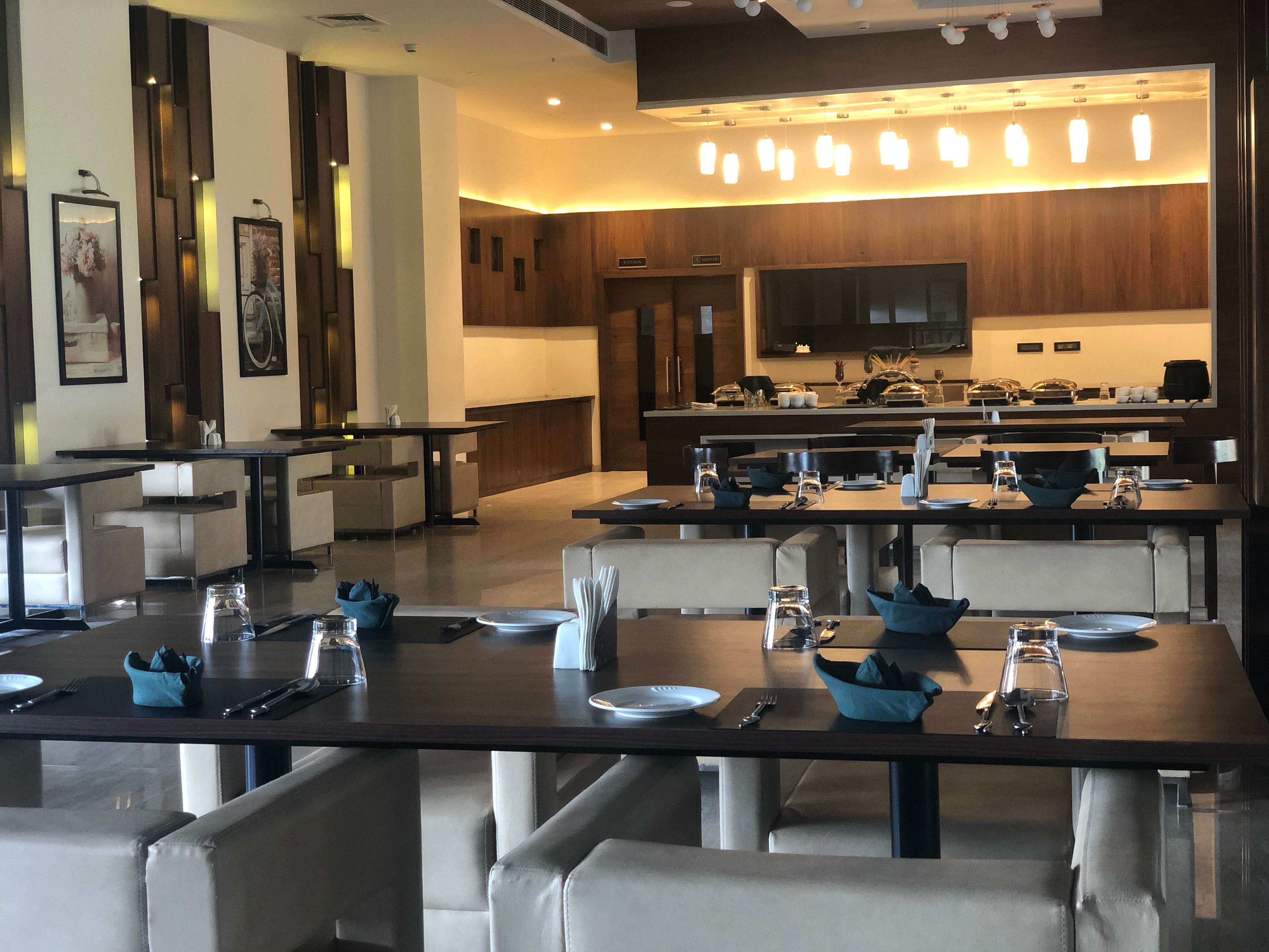 The Marutinandan Grand Nathdwara INR 2319 OFF ( ̶5̶4̶0̶0̶ ) Hotel Price ...