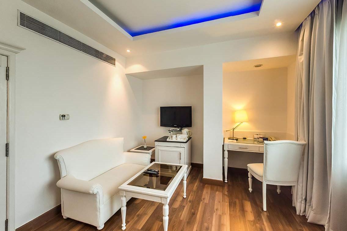 Radisson Blu Kochi Cochin - Deal + HD Photos & Reviews