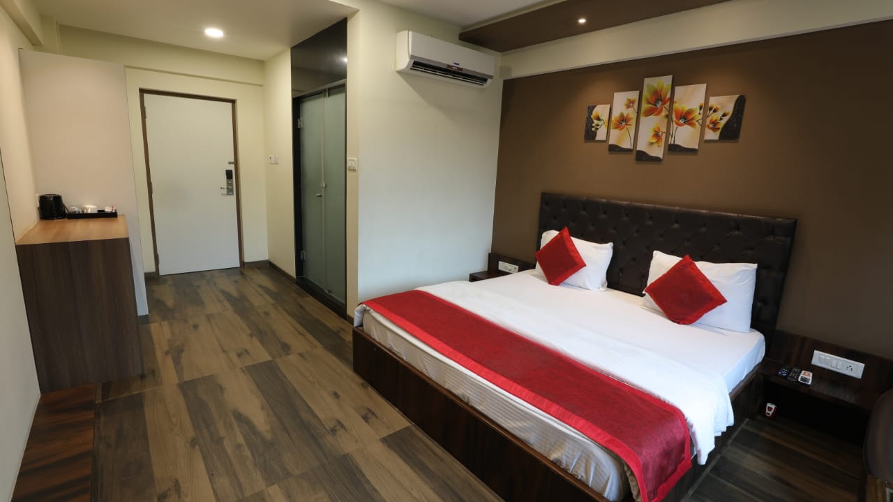 Farm Regency 𝗕𝗢𝗢𝗞 Mumbai Resort 𝘄𝗶𝘁𝗵 𝗙𝗥𝗘𝗘 𝗖𝗮𝗻𝗰𝗲𝗹𝗹𝗮𝘁𝗶𝗼𝗻