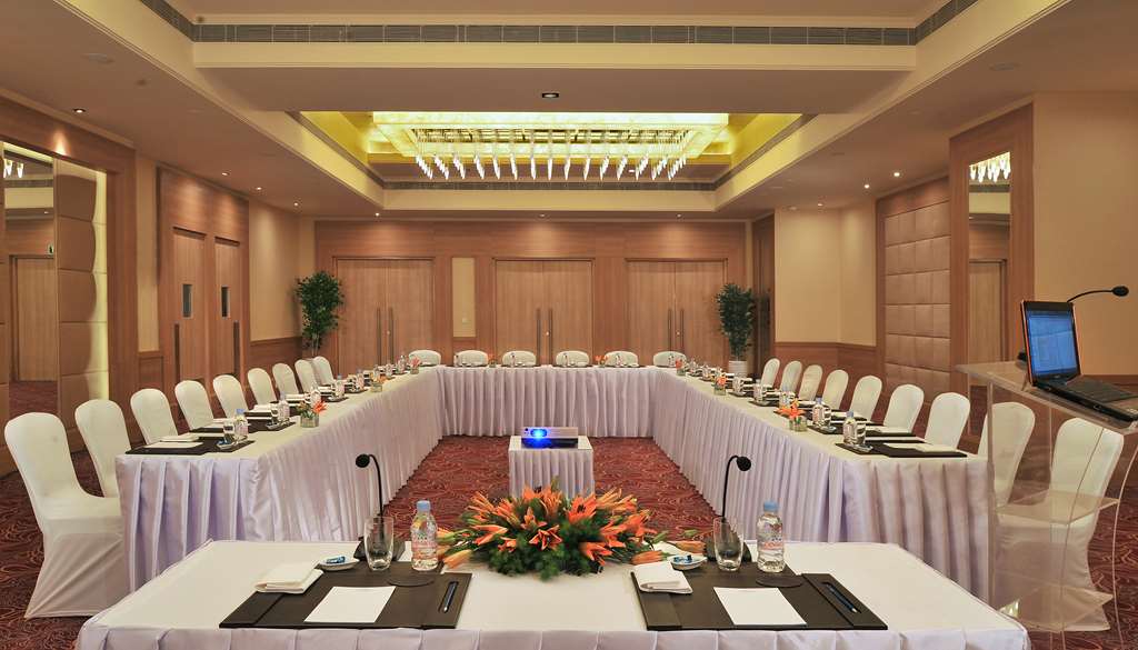 Radisson Hyderabad Hitec City Best Rates on Hyderabad Hotel Deals ...