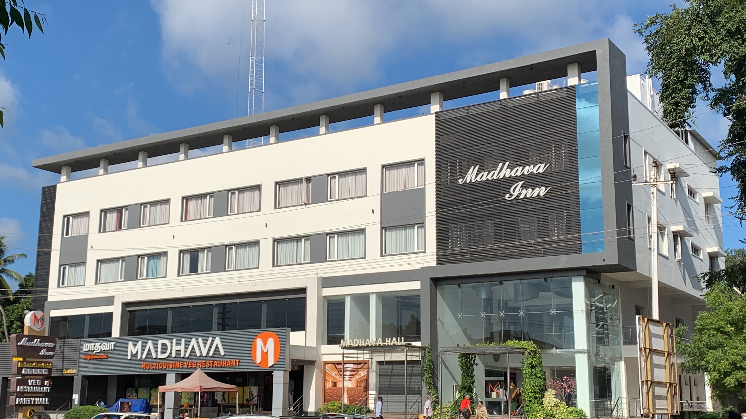 Hotel Madhava Inn 𝗕𝗢𝗢𝗞 Pollachi Hotel 𝘄𝗶𝘁𝗵 𝗙𝗥𝗘𝗘 𝗖𝗮𝗻𝗰𝗲𝗹𝗹𝗮𝘁𝗶𝗼𝗻