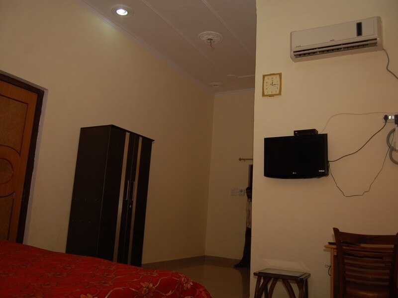 Gunjan Resort 𝗕𝗢𝗢𝗞 Shikohabad Resort 𝘄𝗶𝘁𝗵 ₹𝟬 𝗣𝗔𝗬𝗠𝗘𝗡𝗧