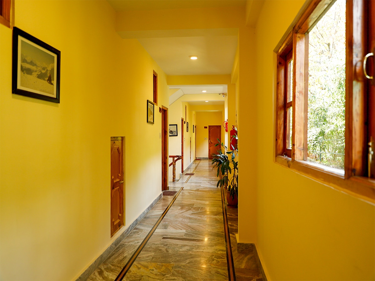 The Manali Lodge | Manali Hotel BOOK @ ₹1