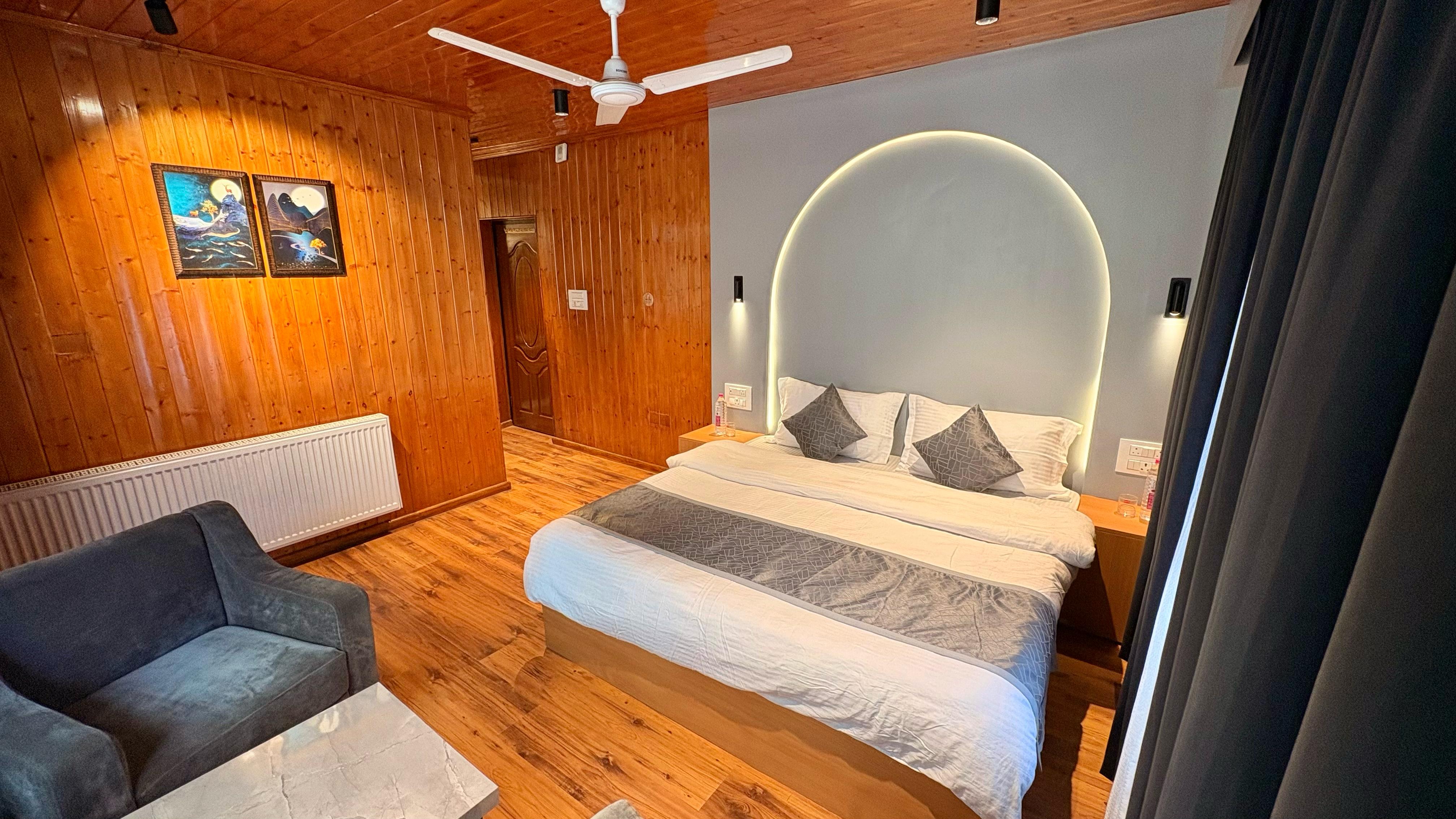 The Walnut Creek 𝗕𝗢𝗢𝗞 Pahalgam Hotel