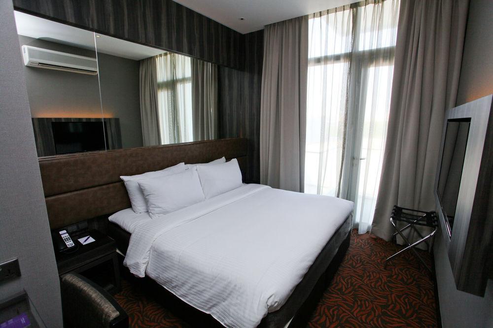 Aqueen Hotel Paya Lebar, Singapore Hotel Price, Address & Reviews