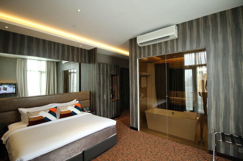 Aqueen Hotel Paya Lebar, Singapore Hotel Price, Address & Reviews
