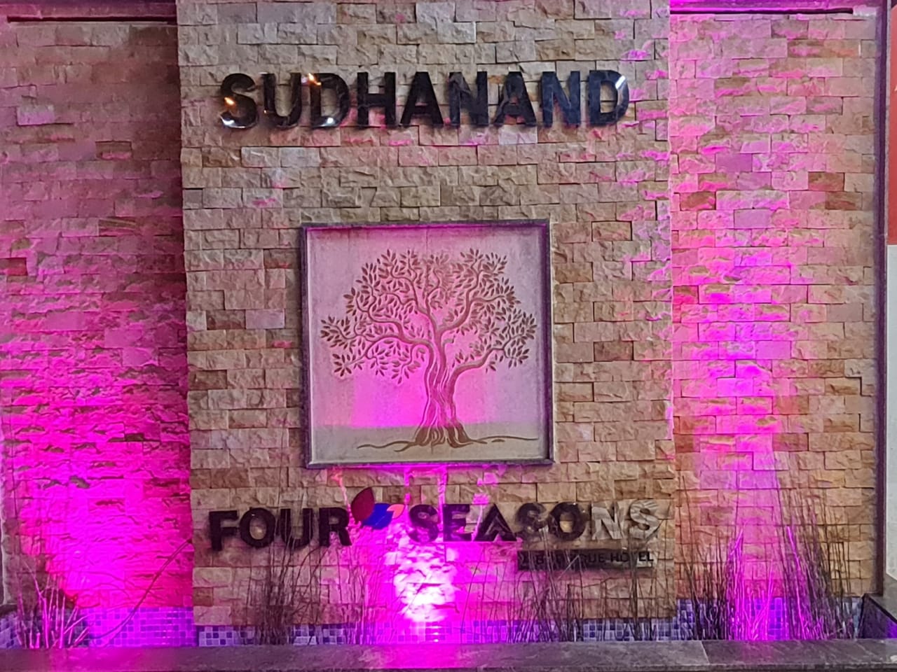 Amblee Holiday Resort Best Rates on Shrirangapattana Hotel Deals ...