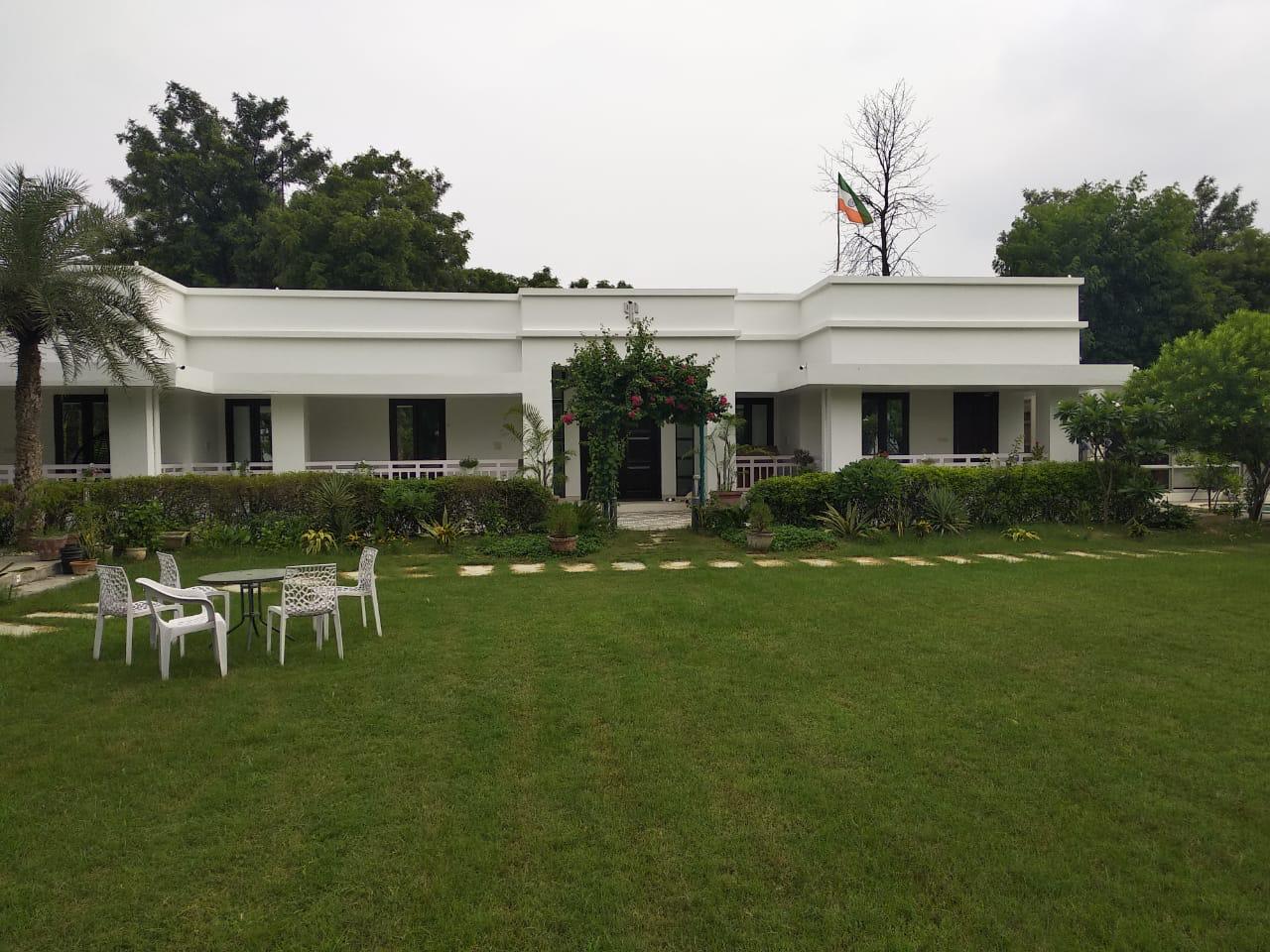Farm Houses in Delhi - Get 25%-50% OFF on Delhi Farm Houses