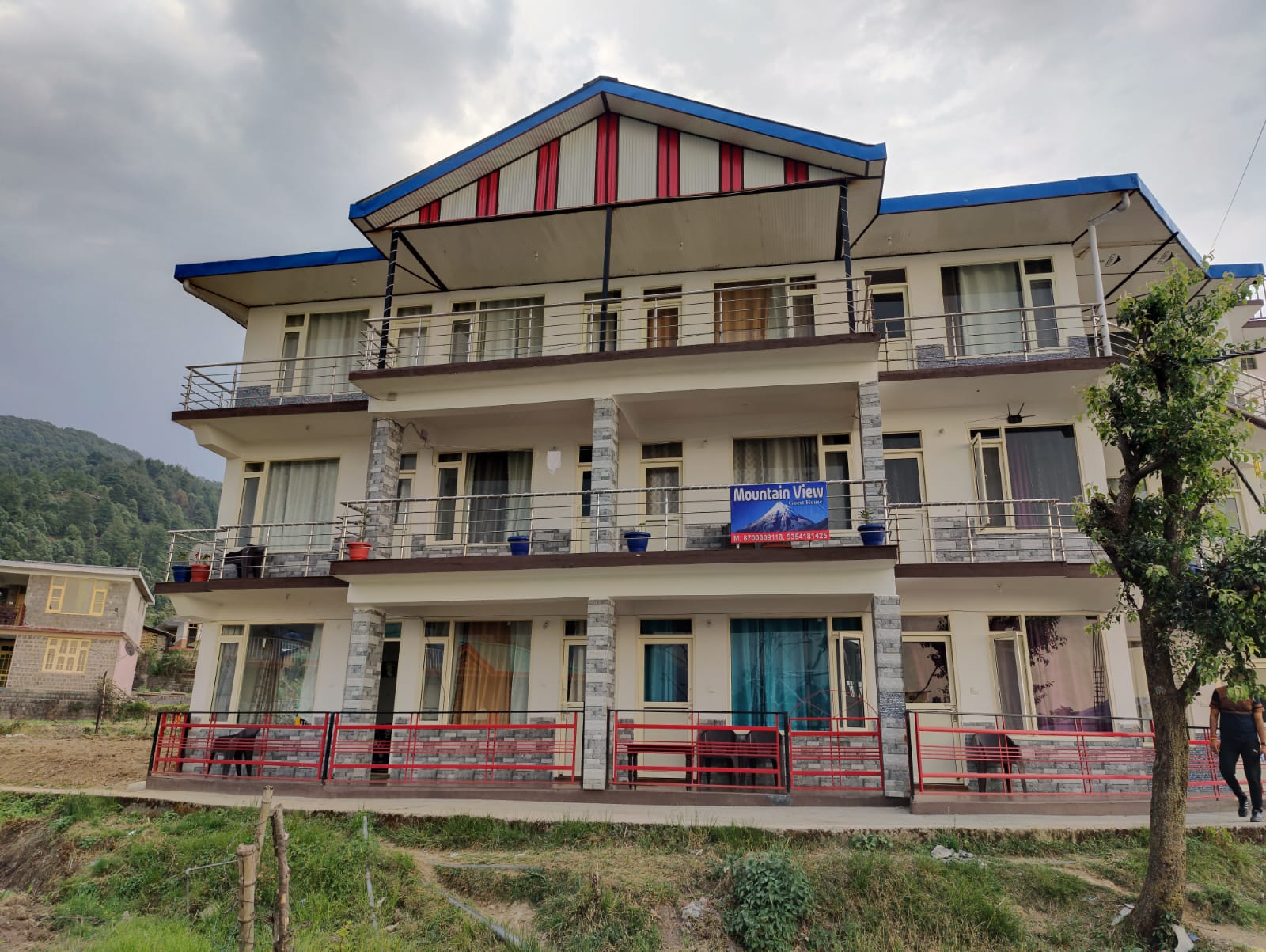 THE MOUNTAIN AND SUNRISE VIEW 𝗕𝗢𝗢𝗞 Dharamshala Homestay