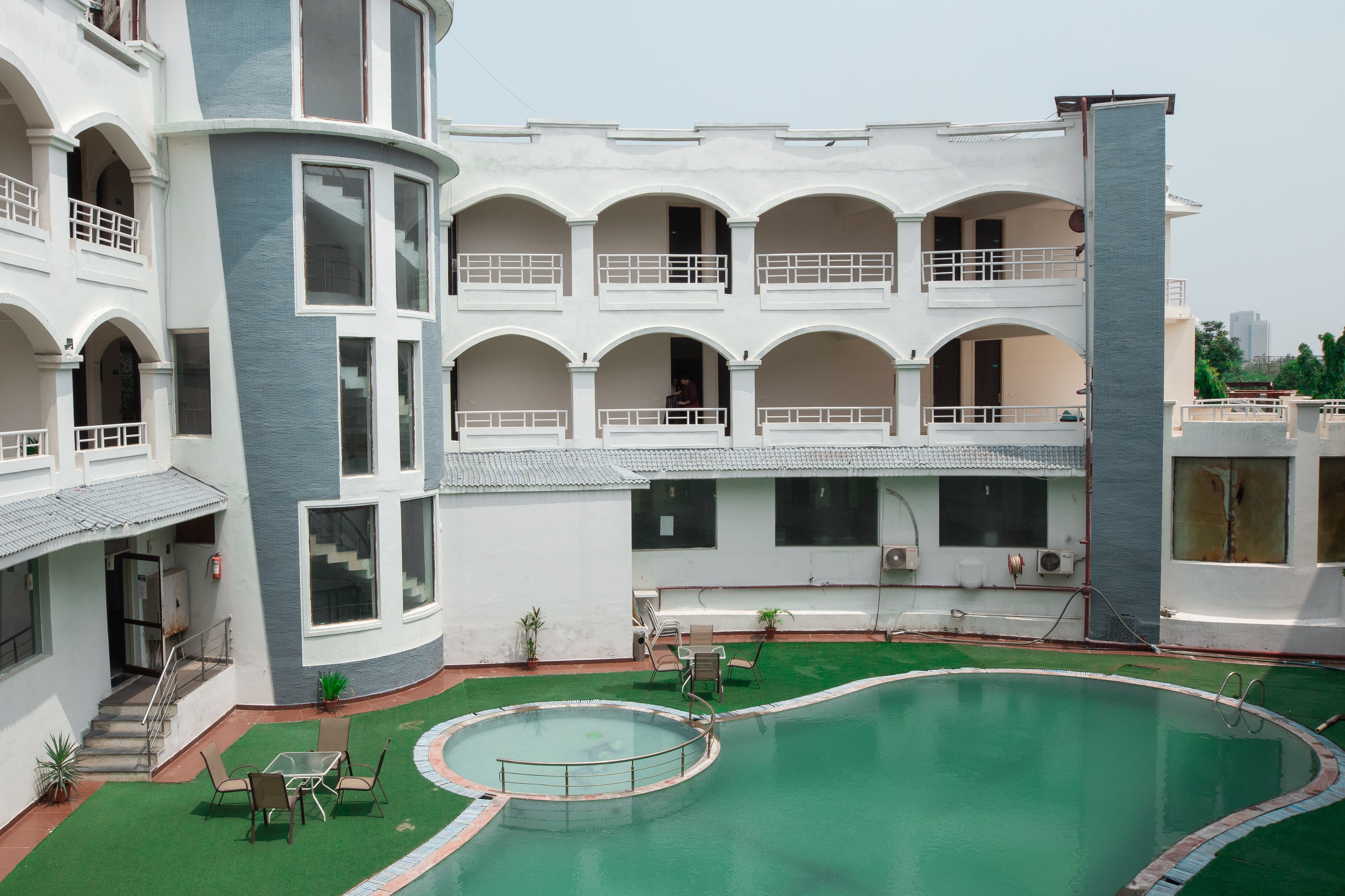 Grand Heritage Resort 𝗕𝗢𝗢𝗞 Noida Resort 𝘄𝗶𝘁𝗵 ₹𝟬 𝗣𝗔𝗬𝗠𝗘𝗡𝗧