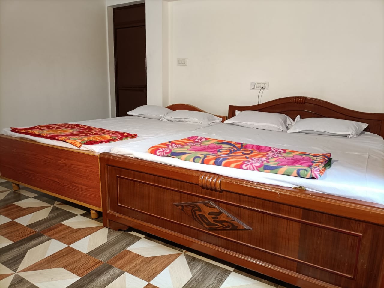 The Hide Away Homestay | Rooms & Restaurant 𝗕𝗢𝗢𝗞 Kotagiri Villa 𝘄𝗶𝘁𝗵 ₹𝟬 ...