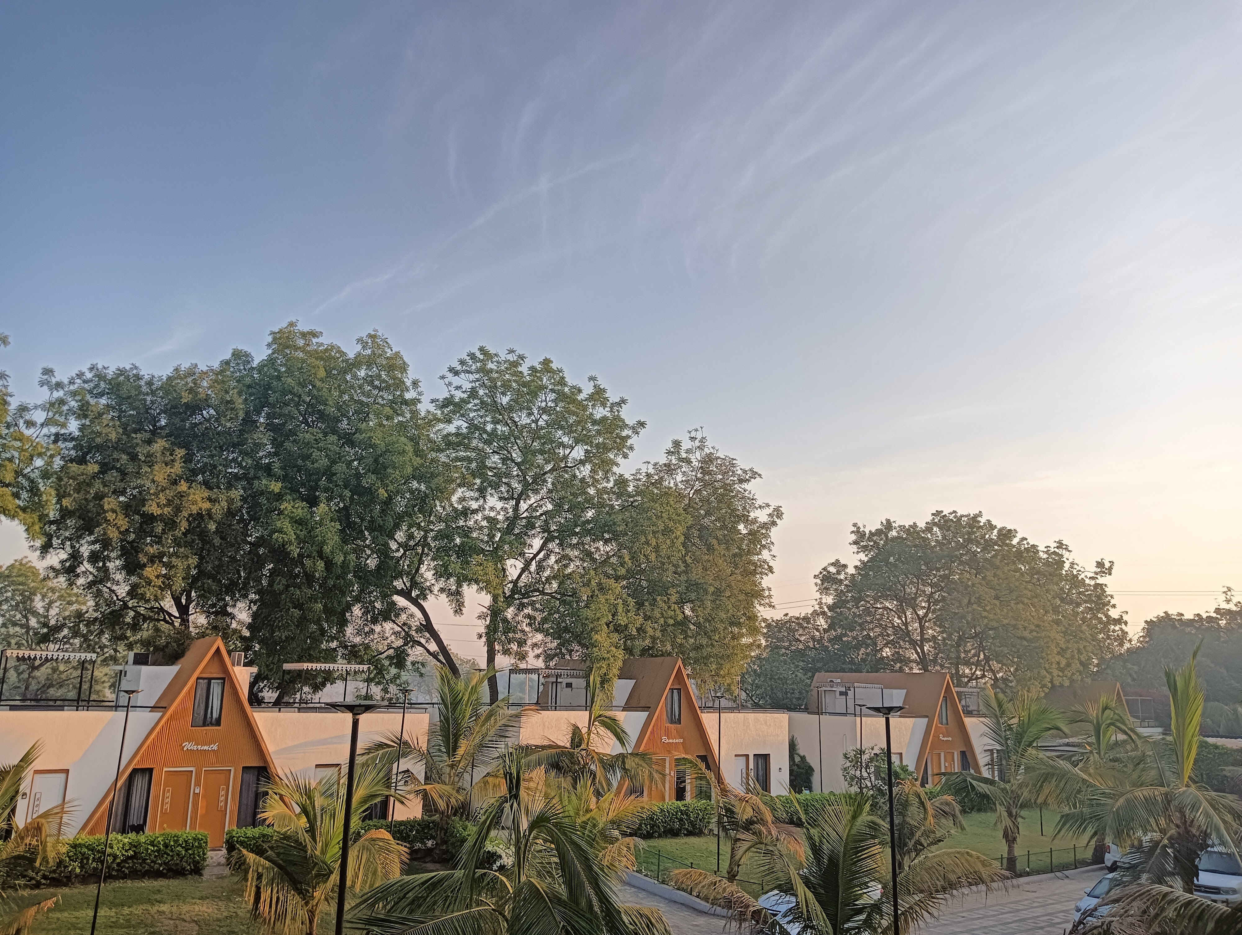 Serene Cottages And Resort By Hotshot Hotelier 𝗕𝗢𝗢𝗞 Borsad Resort
