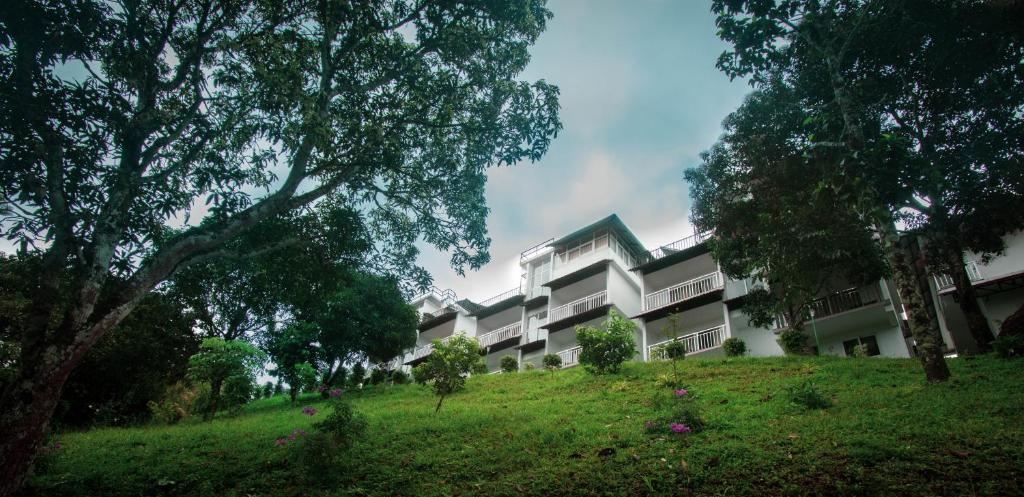 The Lake View Resort Munnar Munnar INR 610 OFF ( ̶3̶0̶0̶0̶ ) Resort ...
