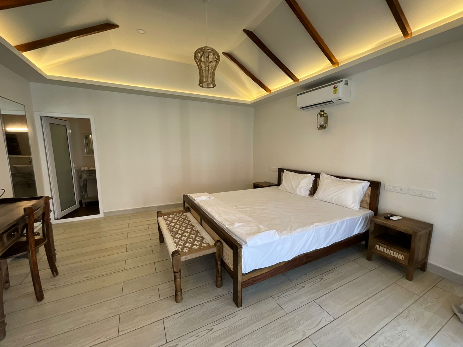 Mosh By The Shore 𝗕𝗢𝗢𝗞 Goa Cottage 𝘄𝗶𝘁𝗵 𝗙𝗥𝗘𝗘 𝗖𝗮𝗻𝗰𝗲𝗹𝗹𝗮𝘁𝗶𝗼𝗻