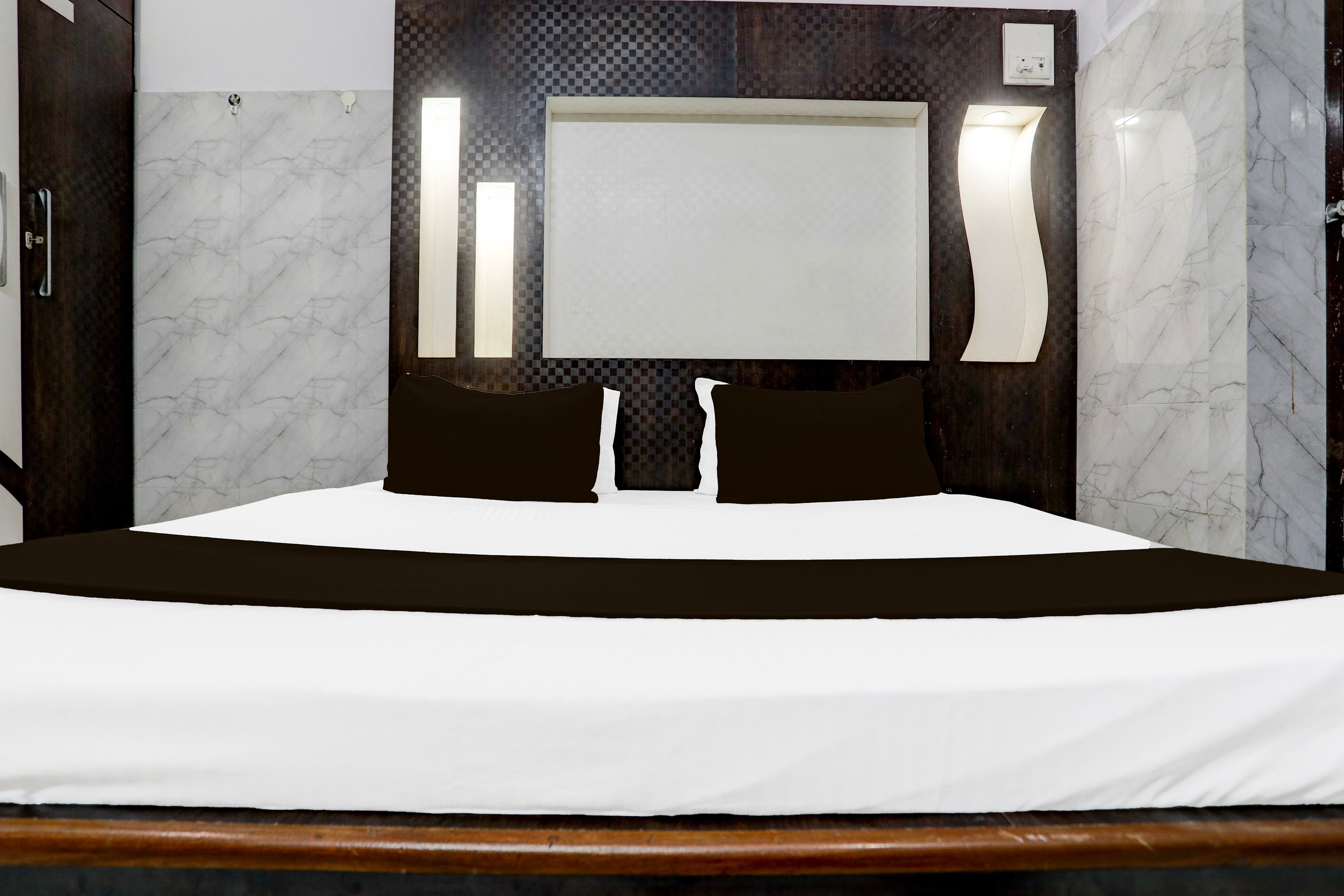 HOTEL O KD PALACE Lucknow - Reviews, Photos & Offer