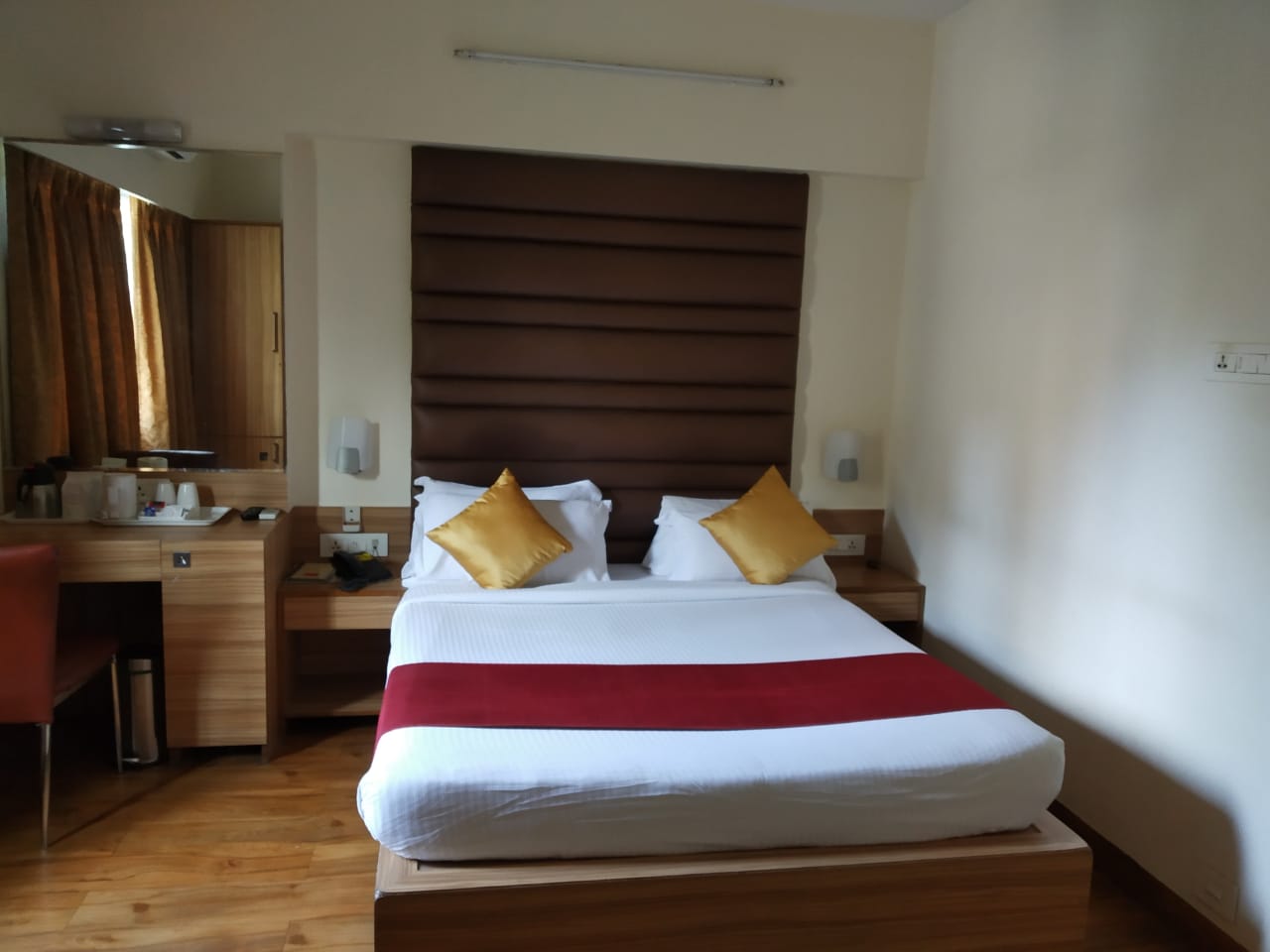 Hotel Plaza - Chembur 𝗕𝗢𝗢𝗞 Mumbai Hotel 𝘄𝗶𝘁𝗵 ₹𝟬 𝗣𝗔𝗬𝗠𝗘𝗡𝗧