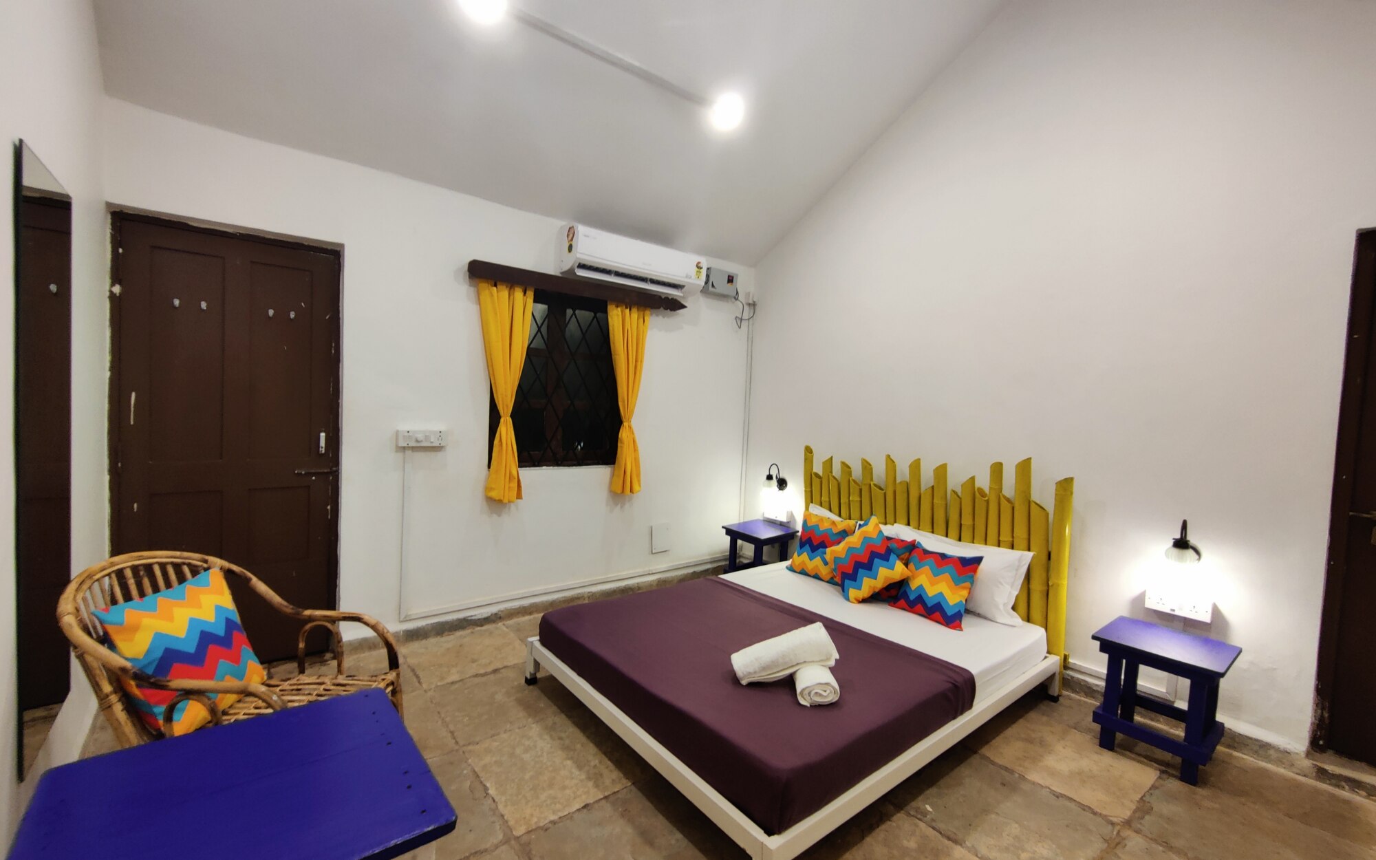Xoxo Hostel Best Rates on Goa Hotel Deals, Reviews & Photos