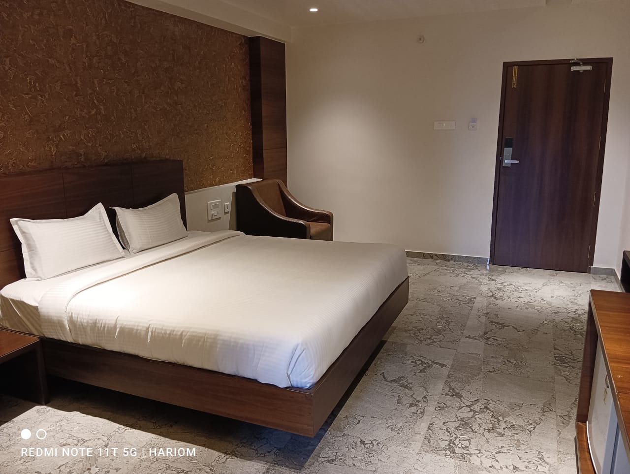 Royal Rich County 𝗕𝗢𝗢𝗞 Gangavathi Hotel 𝘄𝗶𝘁𝗵 ₹𝟬 𝗣𝗔𝗬𝗠𝗘𝗡𝗧