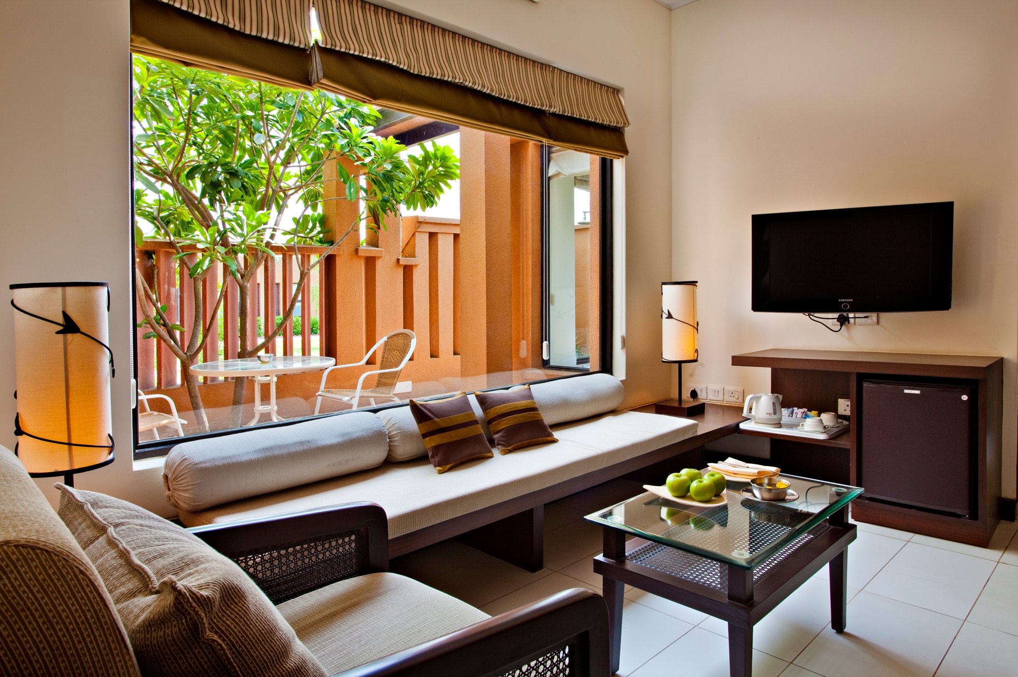 Lemon Tree Hotel, Tarudhan Valley Manesar INR 5560 OFF ( ̶1̶0̶9̶9̶9̶ ...