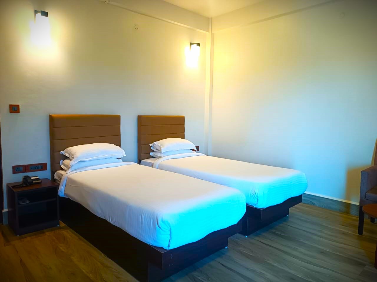 Manha 𝗕𝗢𝗢𝗞 Cherrapunji Hotel 𝘄𝗶𝘁𝗵 𝗙𝗥𝗘𝗘 𝗖𝗮𝗻𝗰𝗲𝗹𝗹𝗮𝘁𝗶𝗼𝗻
