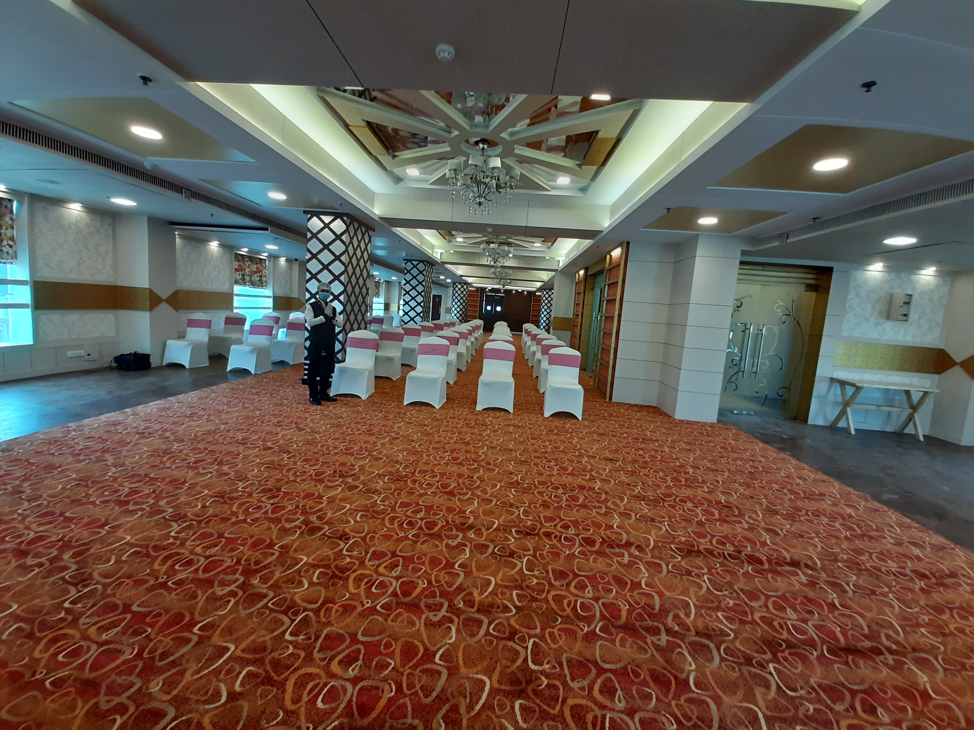 Gargee Grand Patna INR 210 OFF ( ̶3̶5̶0̶0̶ ) Hotel Price, Address & Reviews