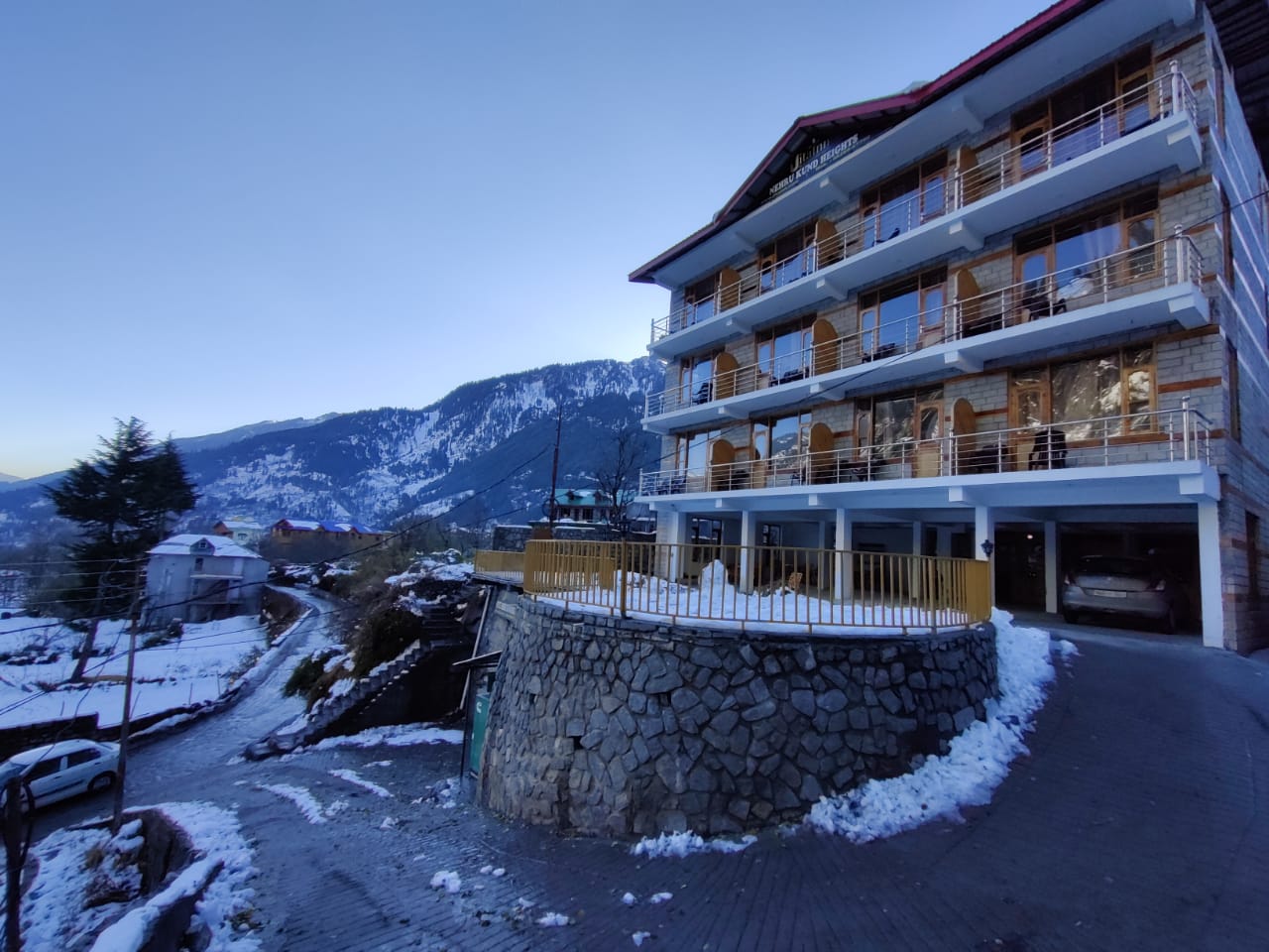 Mars Resorts Best Rates on Manali Hotel Deals, Reviews & Photos