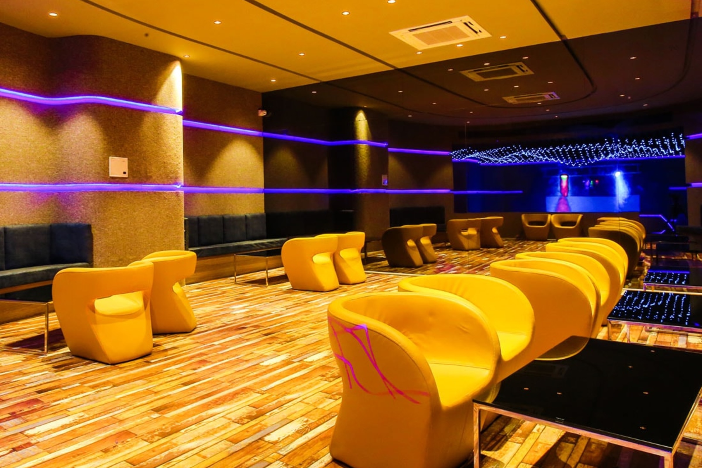 The Weekend Address Surat INR 3880 OFF ( ̶6̶3̶1̶3̶ ) Hotel Price ...