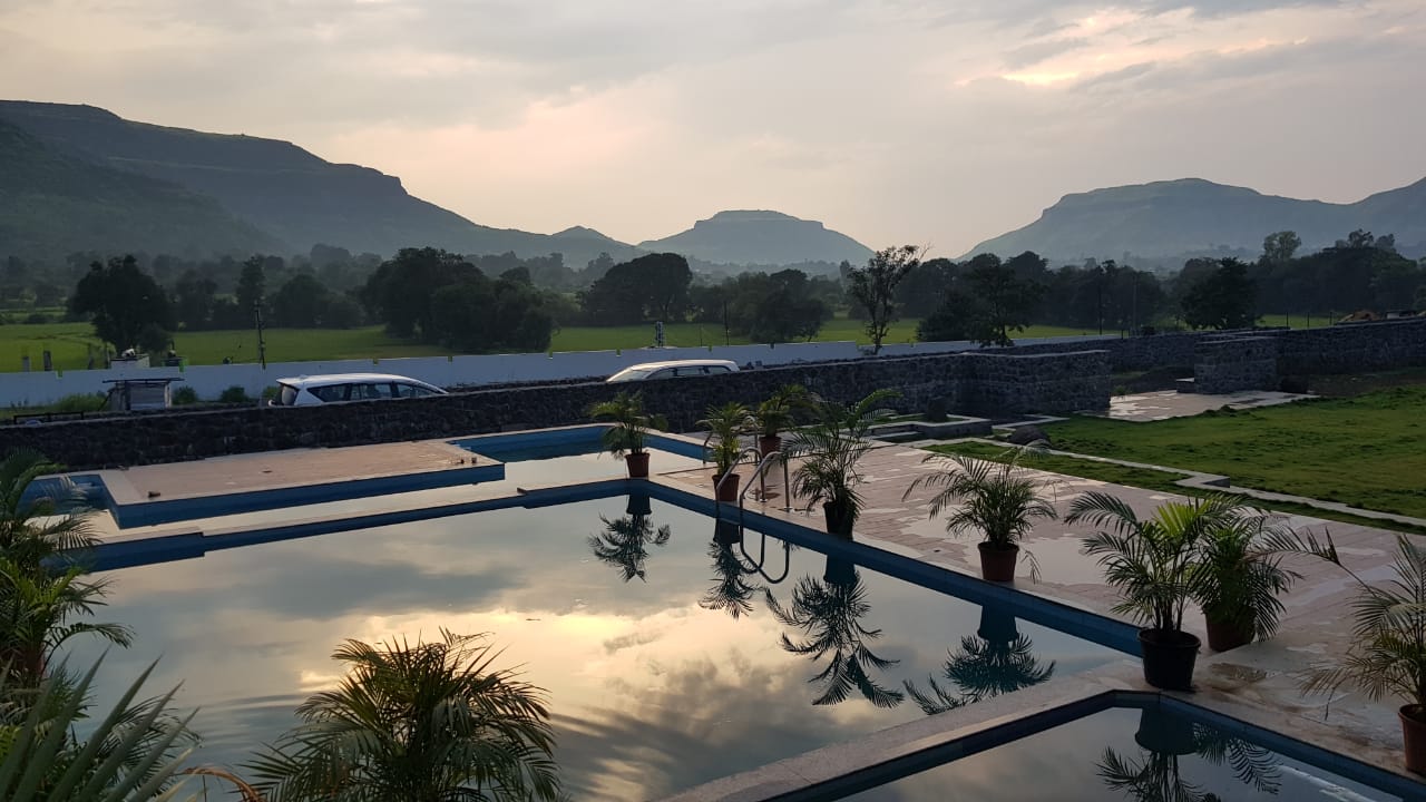 Mountain Shadow Resort 𝗕𝗢𝗢𝗞 Igatpuri Resort