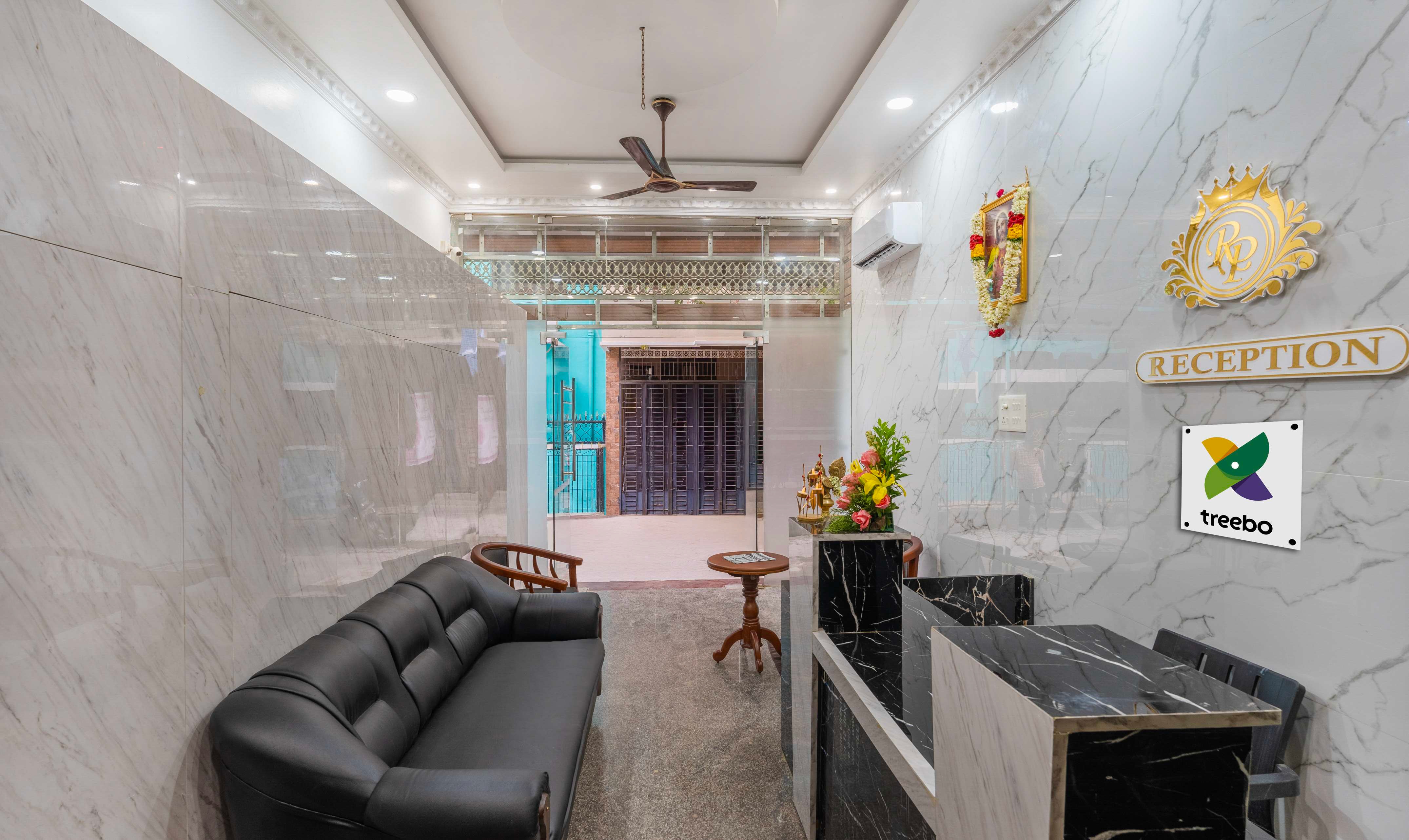 Treebo Royal Plaza, 700 Mts From Promenade Beach 𝗕𝗢𝗢𝗞 Pondicherry Hotel