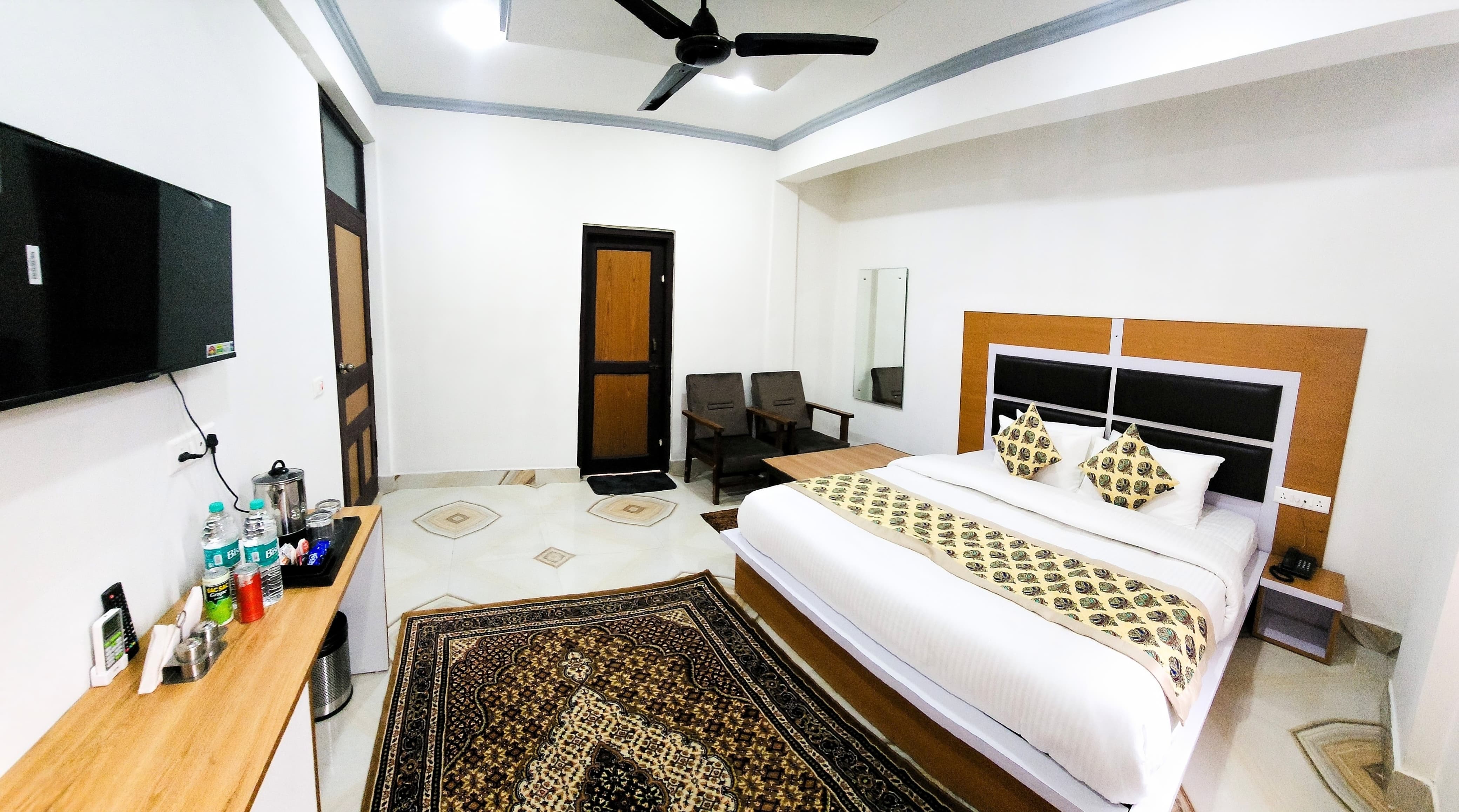 Hotel Snow Light 𝗕𝗢𝗢𝗞 Srinagar Hotel 𝘄𝗶𝘁𝗵 ₹𝟬 𝗣𝗔𝗬𝗠𝗘𝗡𝗧