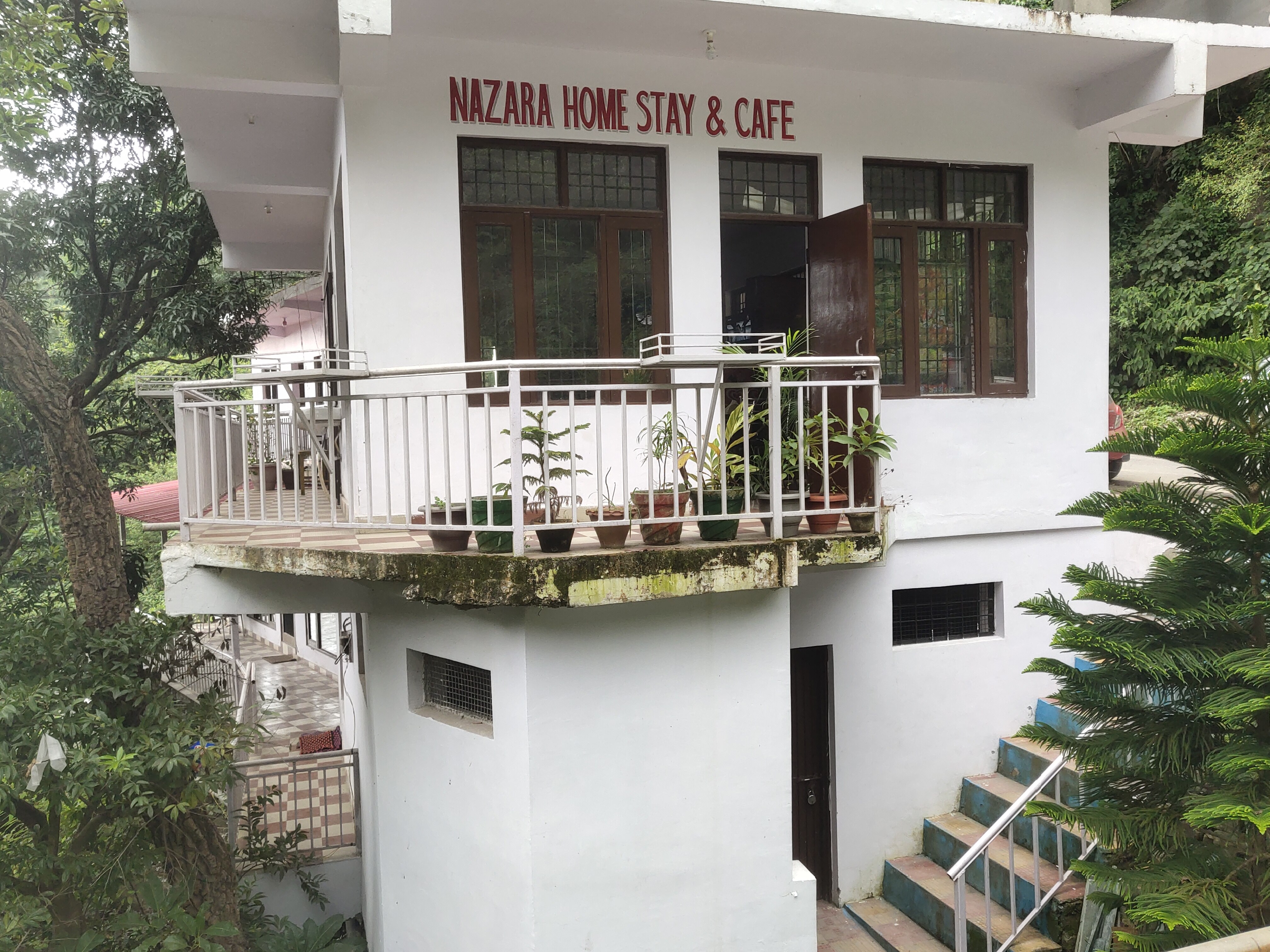 Nazara Homestay | Rooms & Pool 𝗕𝗢𝗢𝗞 Kasauli Homestay