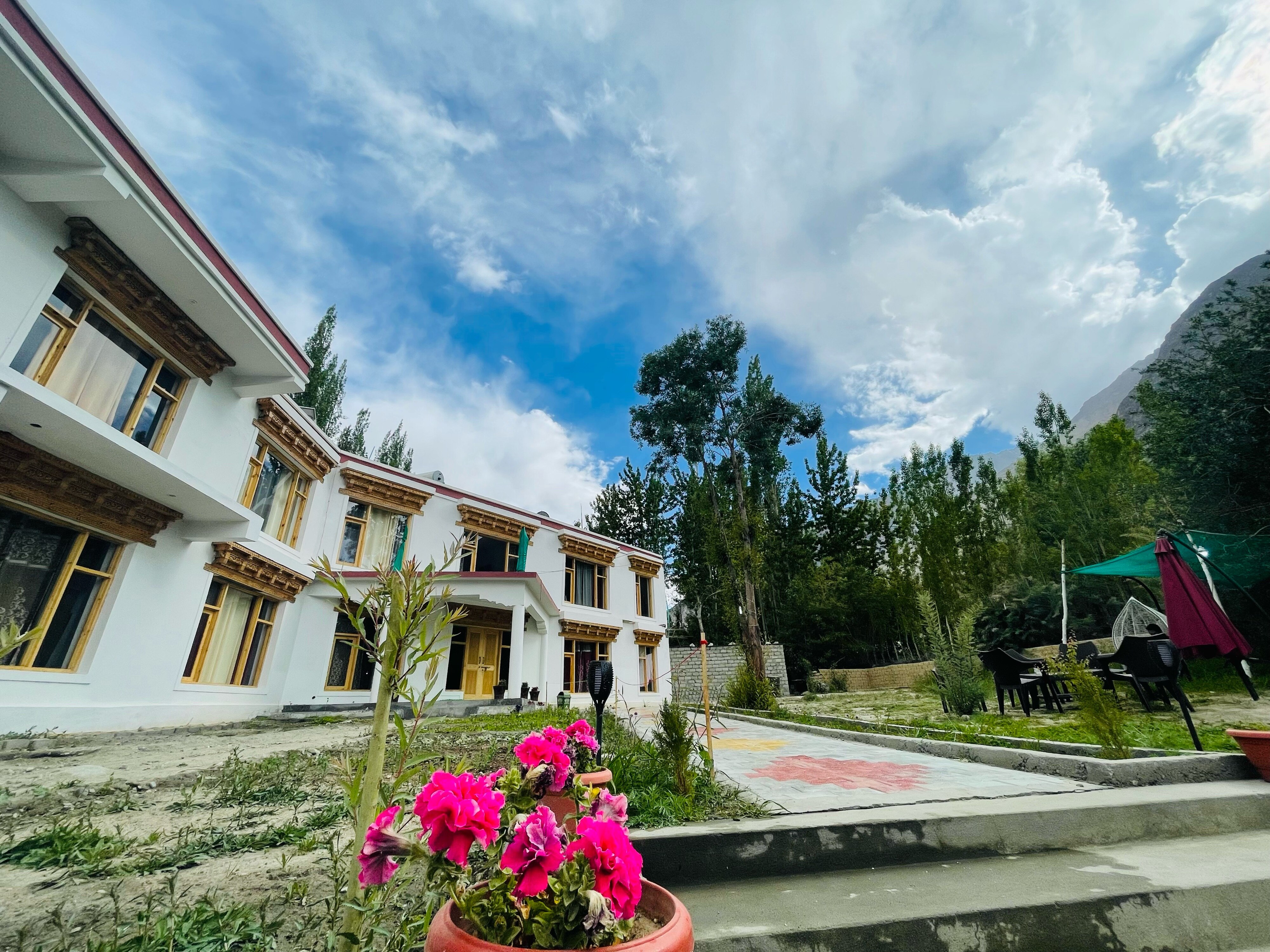 saser la Best Rates on Nubra Valley Hotel Deals, Reviews & Photos