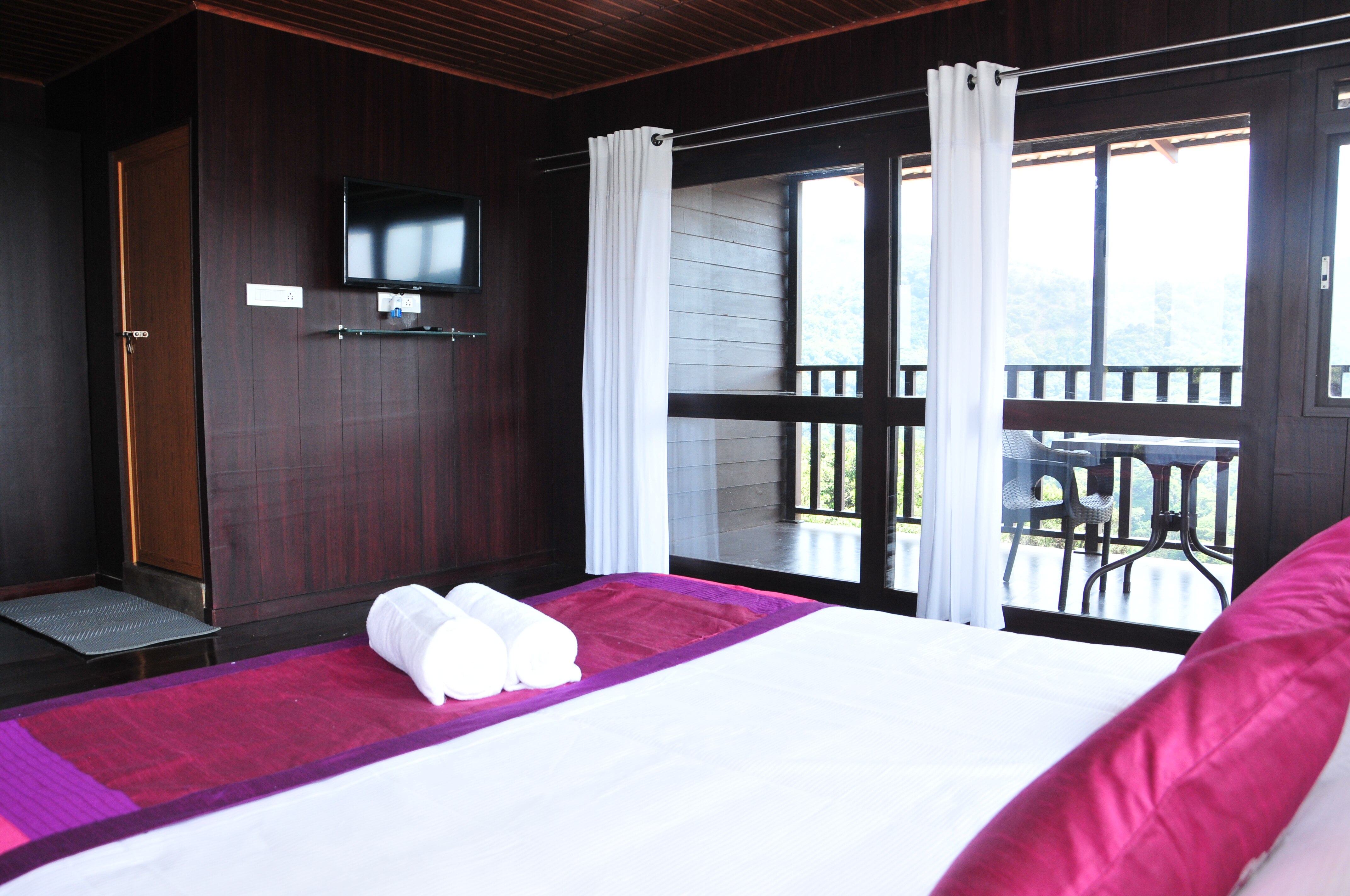 Coorg Treehouse | Mountain-view Rooms Best Rates on Coorg Hotel Deals ...