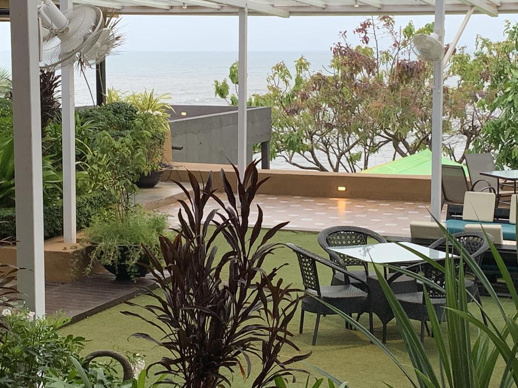 Red Thread Vagator Best Rates on Goa Hotel Deals, Reviews & Photos