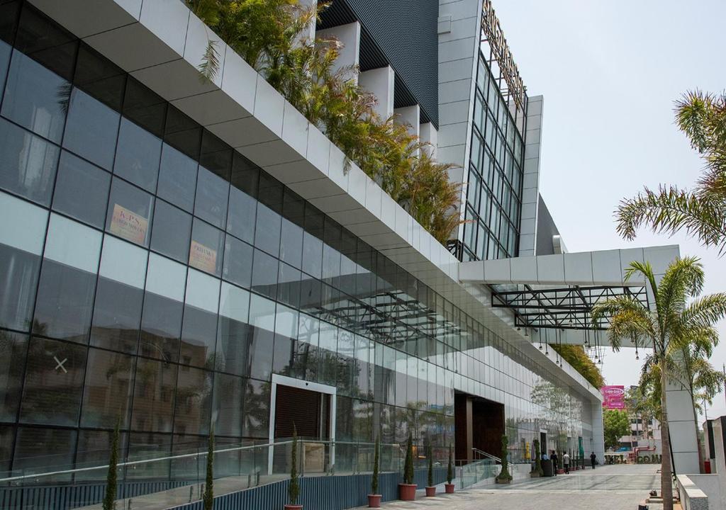 Regenta Central Hotel & Convention Centre Nagpur Nagpur INR 1587 OFF ...