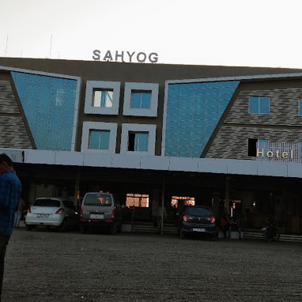 Hotel Sahyog Baleshwar 𝗕𝗢𝗢𝗞 Palsana Hotel 𝘄𝗶𝘁𝗵 𝗙𝗥𝗘𝗘 𝗖𝗮𝗻𝗰𝗲𝗹𝗹𝗮𝘁𝗶𝗼𝗻