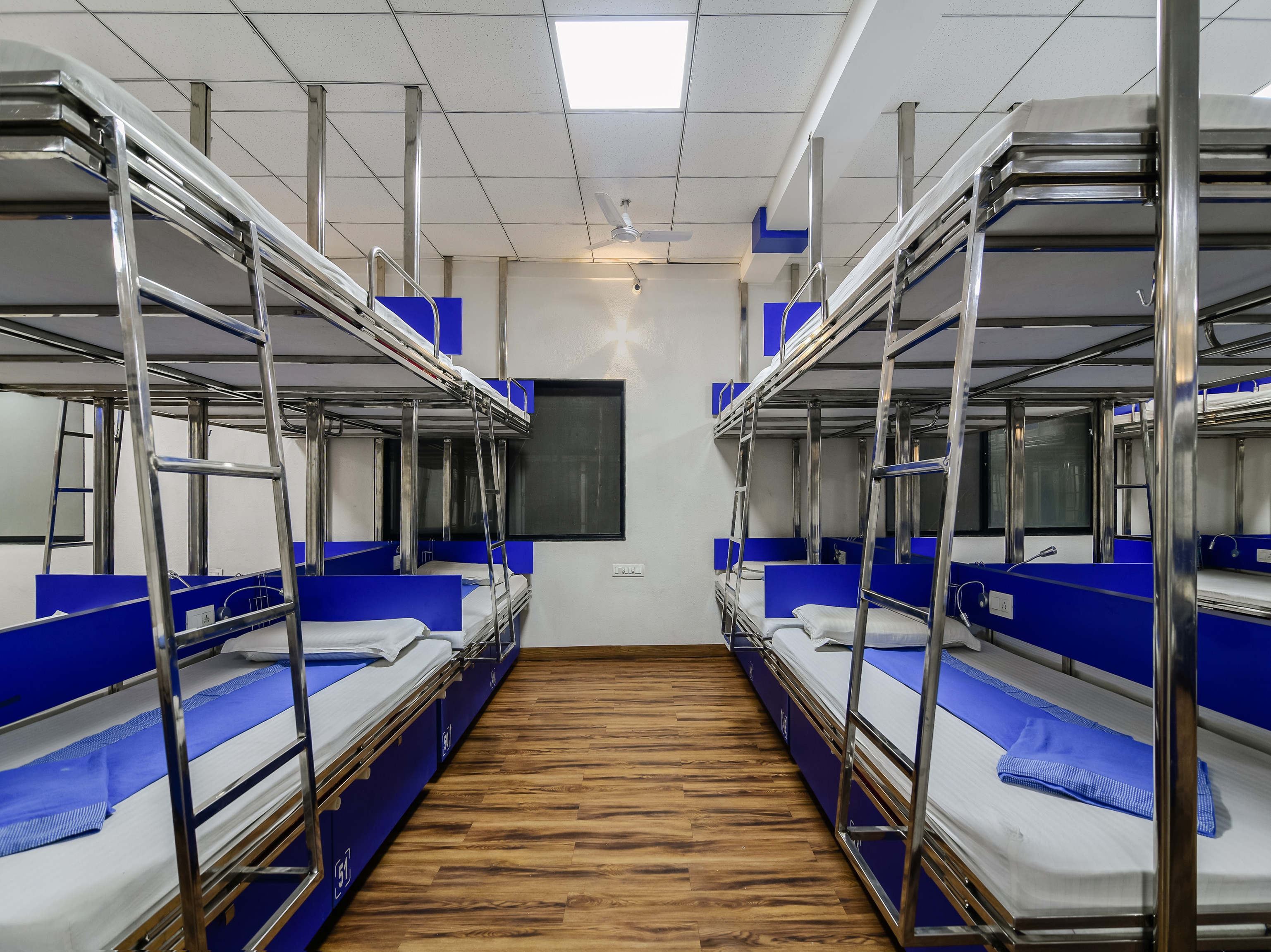 Jainam Dormitory | Bunks in an AC Dorm 100% Money Back 𝗕𝗢𝗢𝗞 Indore ...