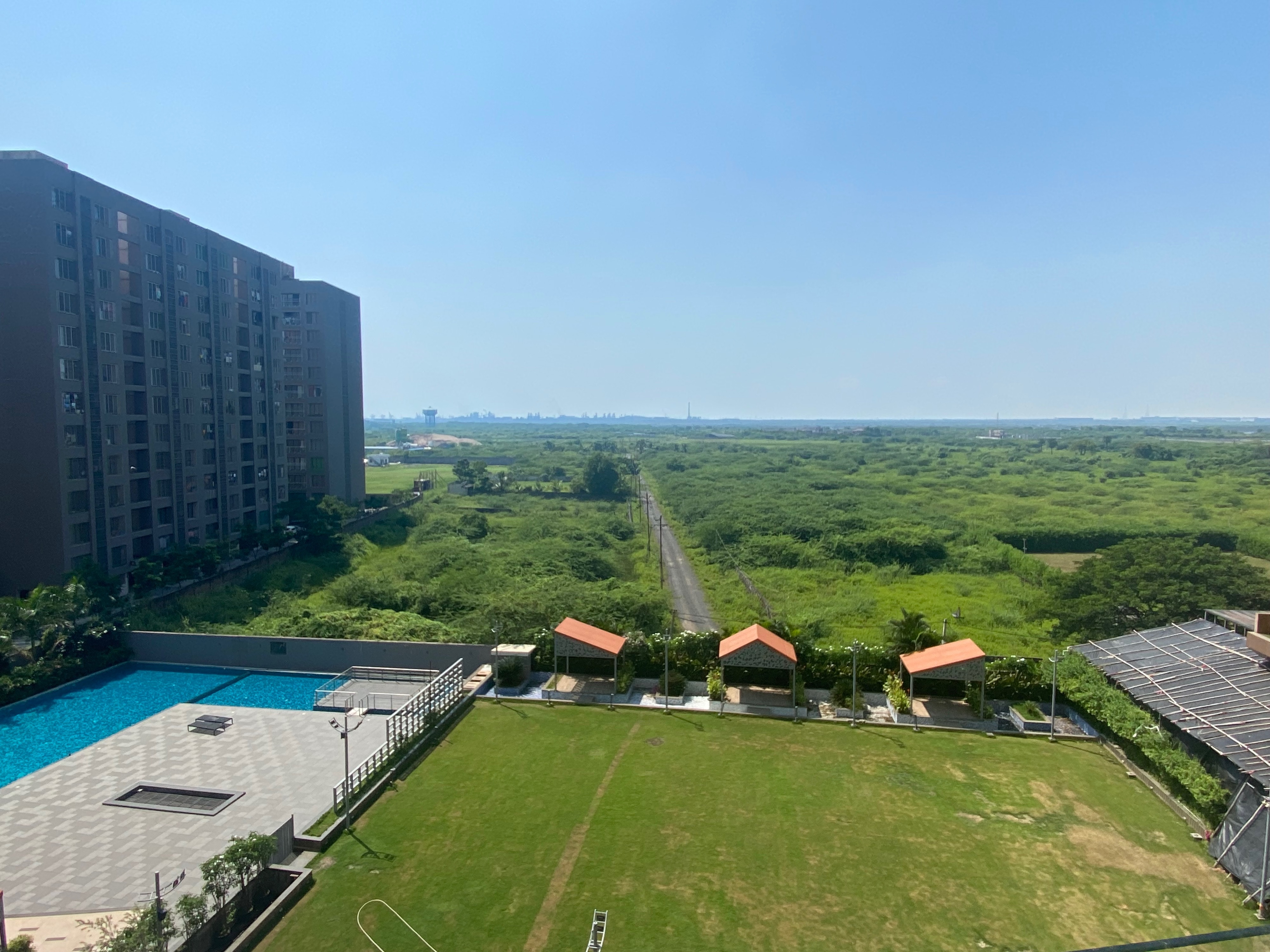 The Weekend Address 𝗕𝗢𝗢𝗞 Surat Hotel