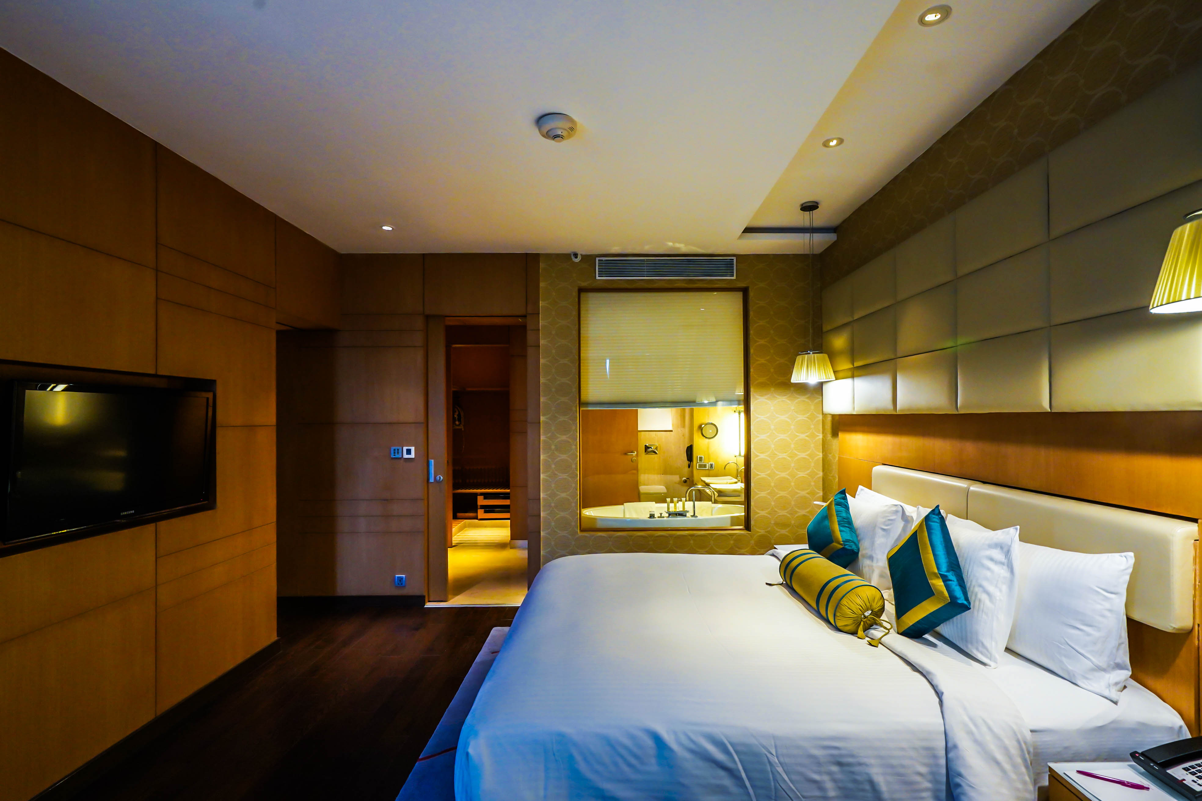 Crowne Plaza Greater Noida ${mmt_value_stay_definition} Best Rates on ...
